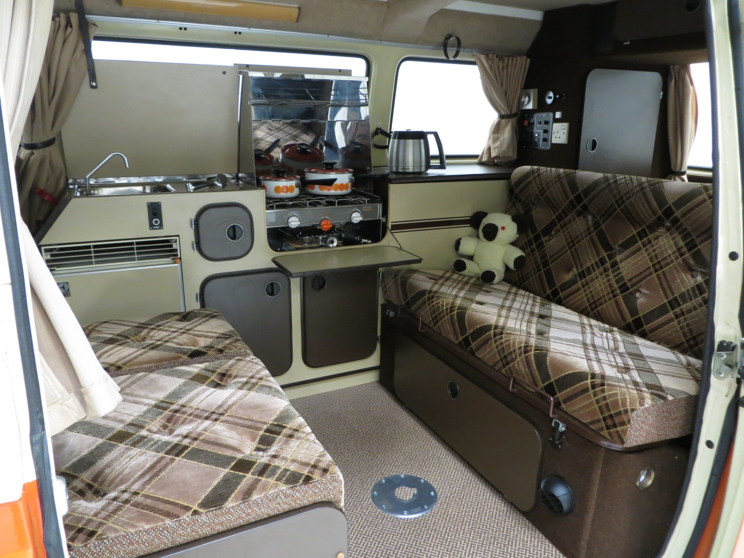 VW T25 Devon Moonraker – KGF