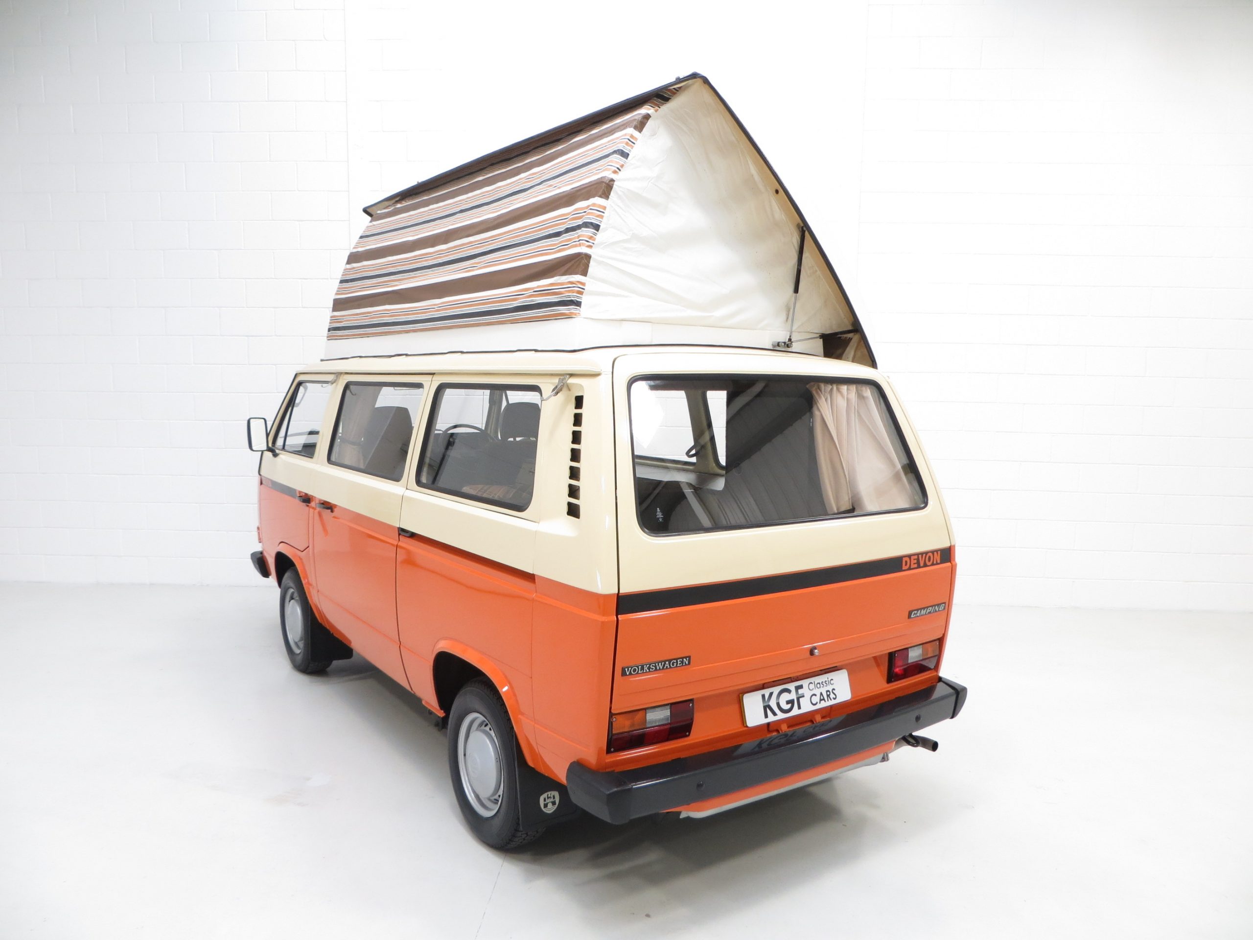VW T25 Devon Moonraker – KGF