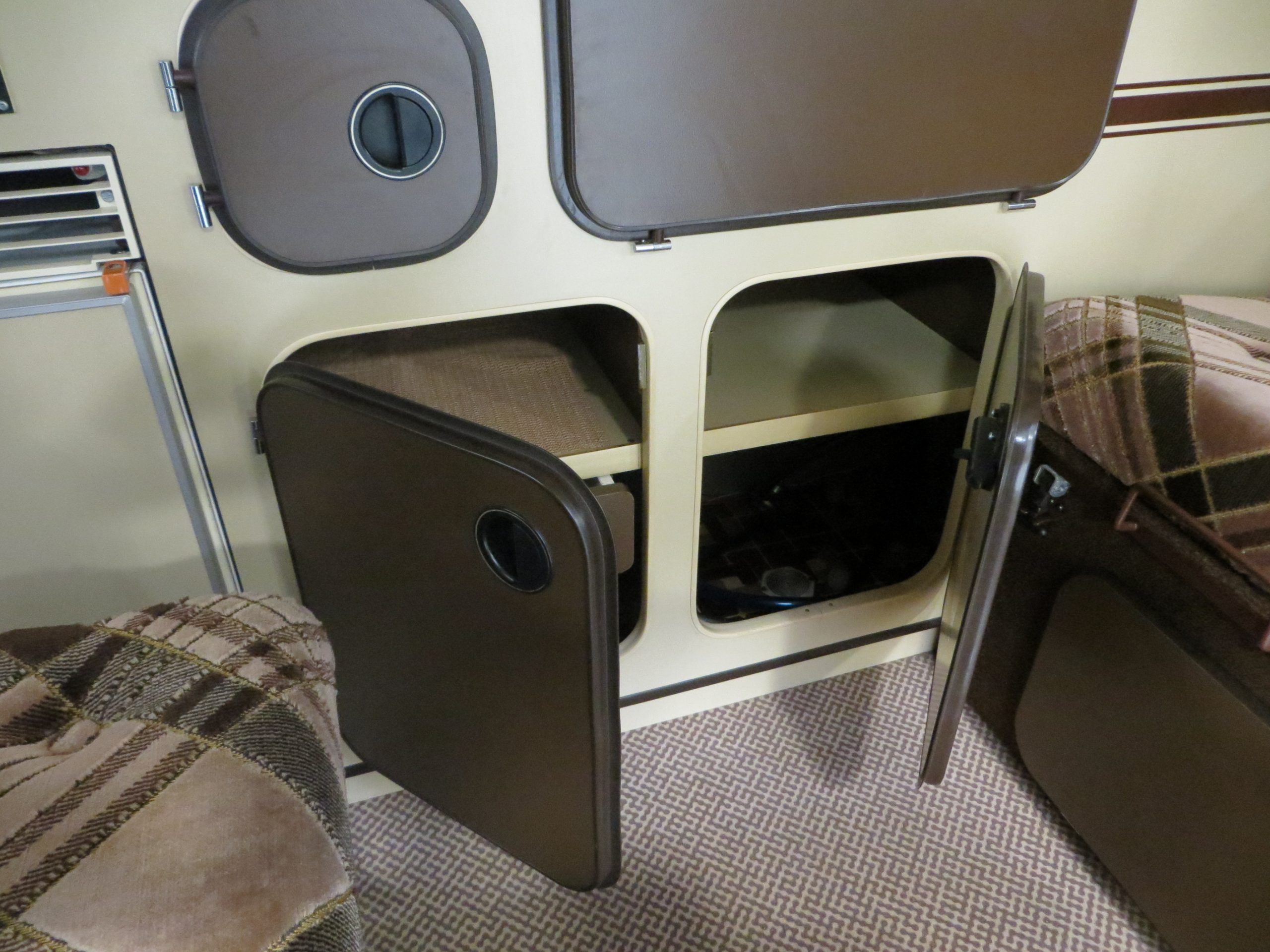 VW T25 Devon Moonraker – KGF