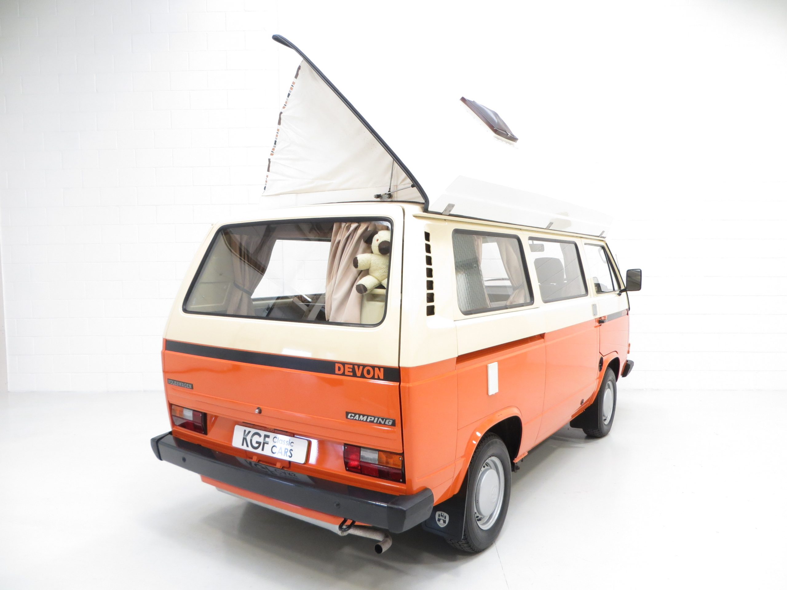 VW T25 Devon Moonraker – KGF