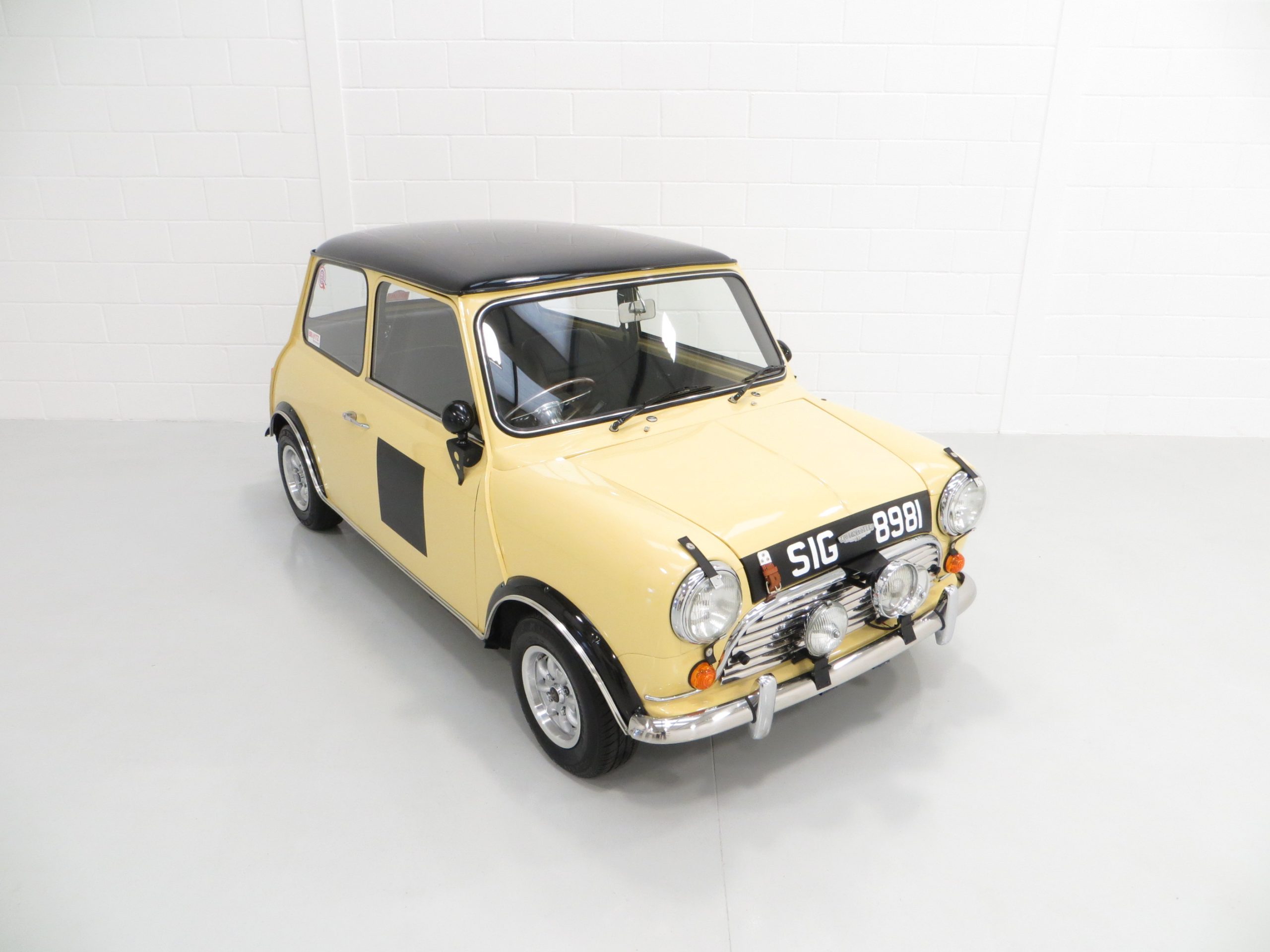 Austin Mini Cooper Recreation – KGF