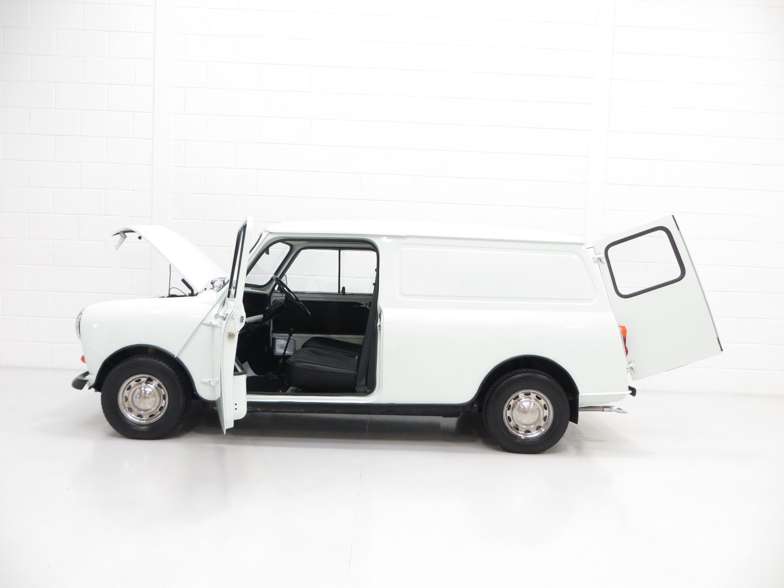 Austin Mini 850 Light Van – KGF