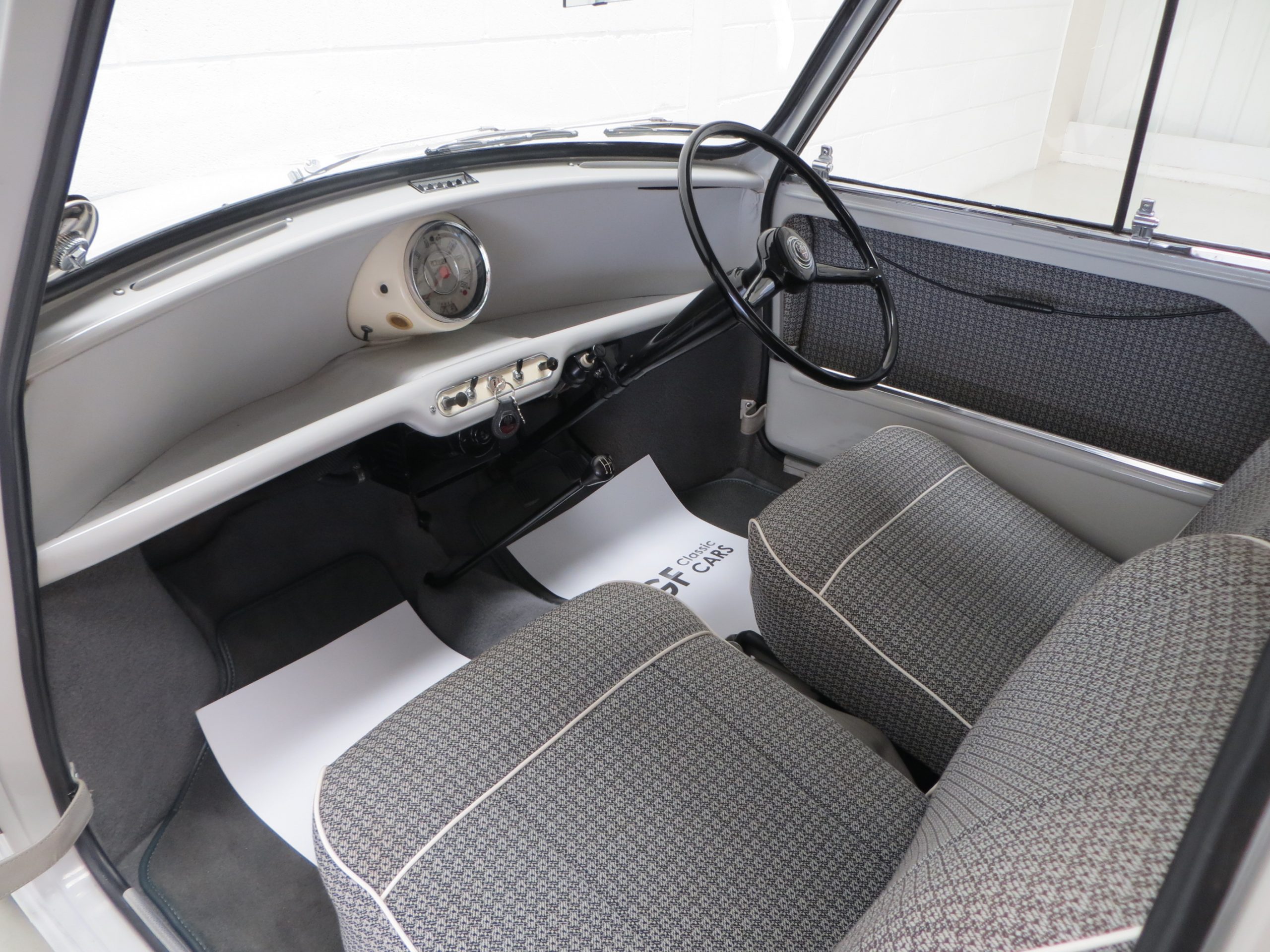 Austin Seven Basic Mini Saloon – KGF