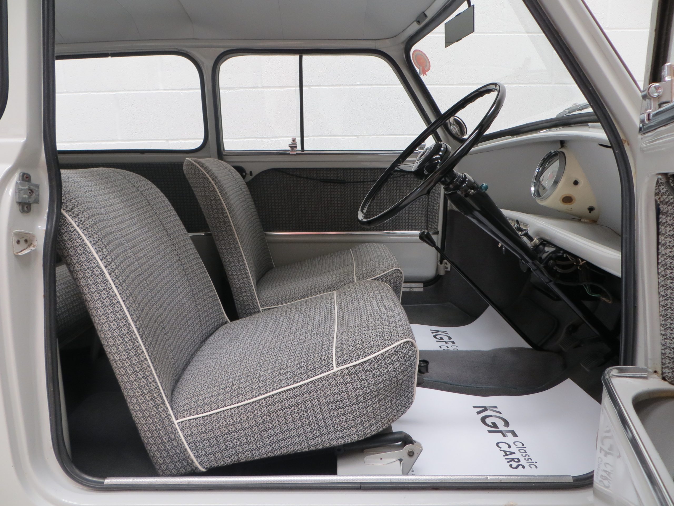 Austin Seven Basic Mini Saloon – KGF