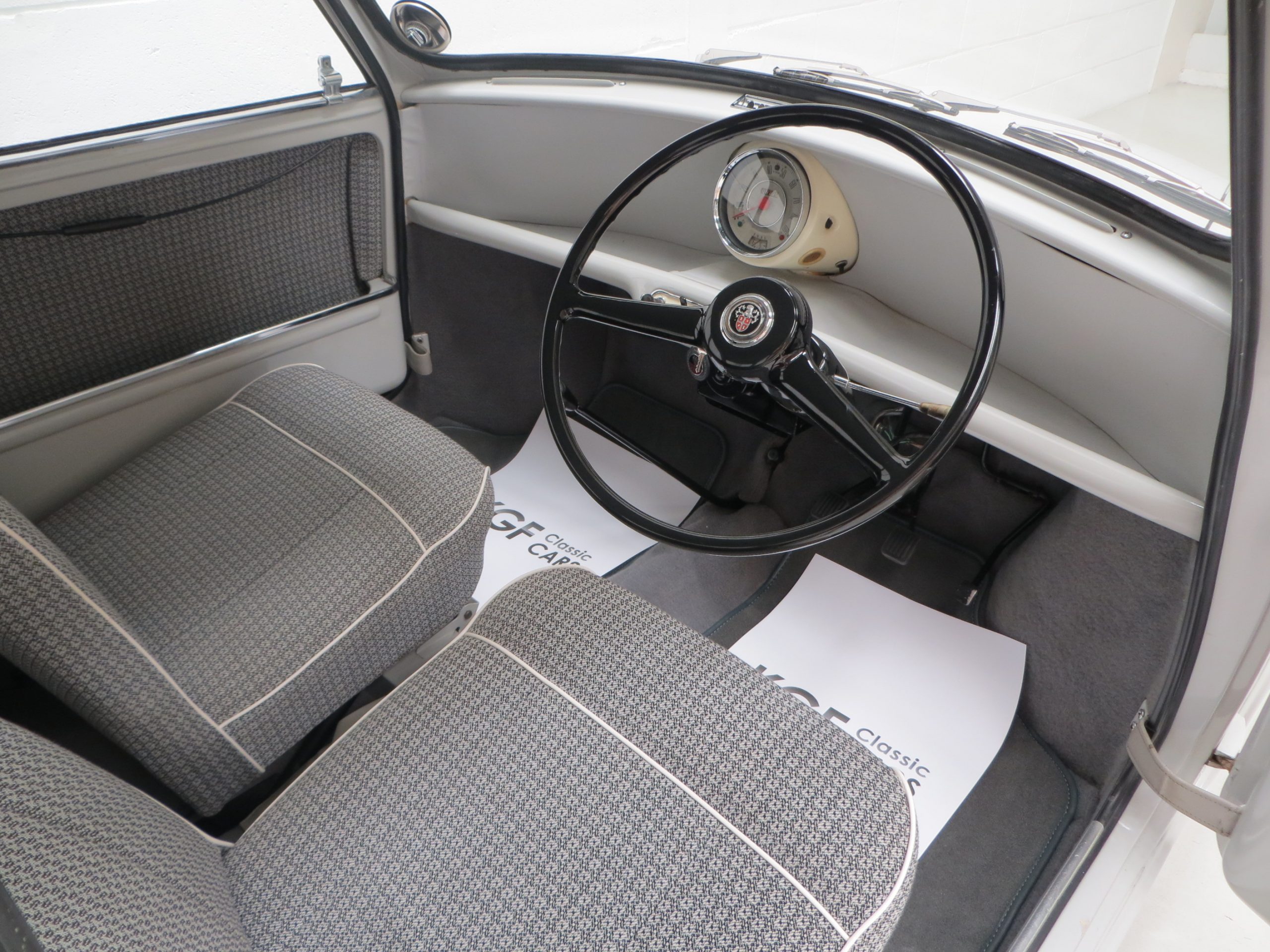 Austin Seven Basic Mini Saloon – KGF