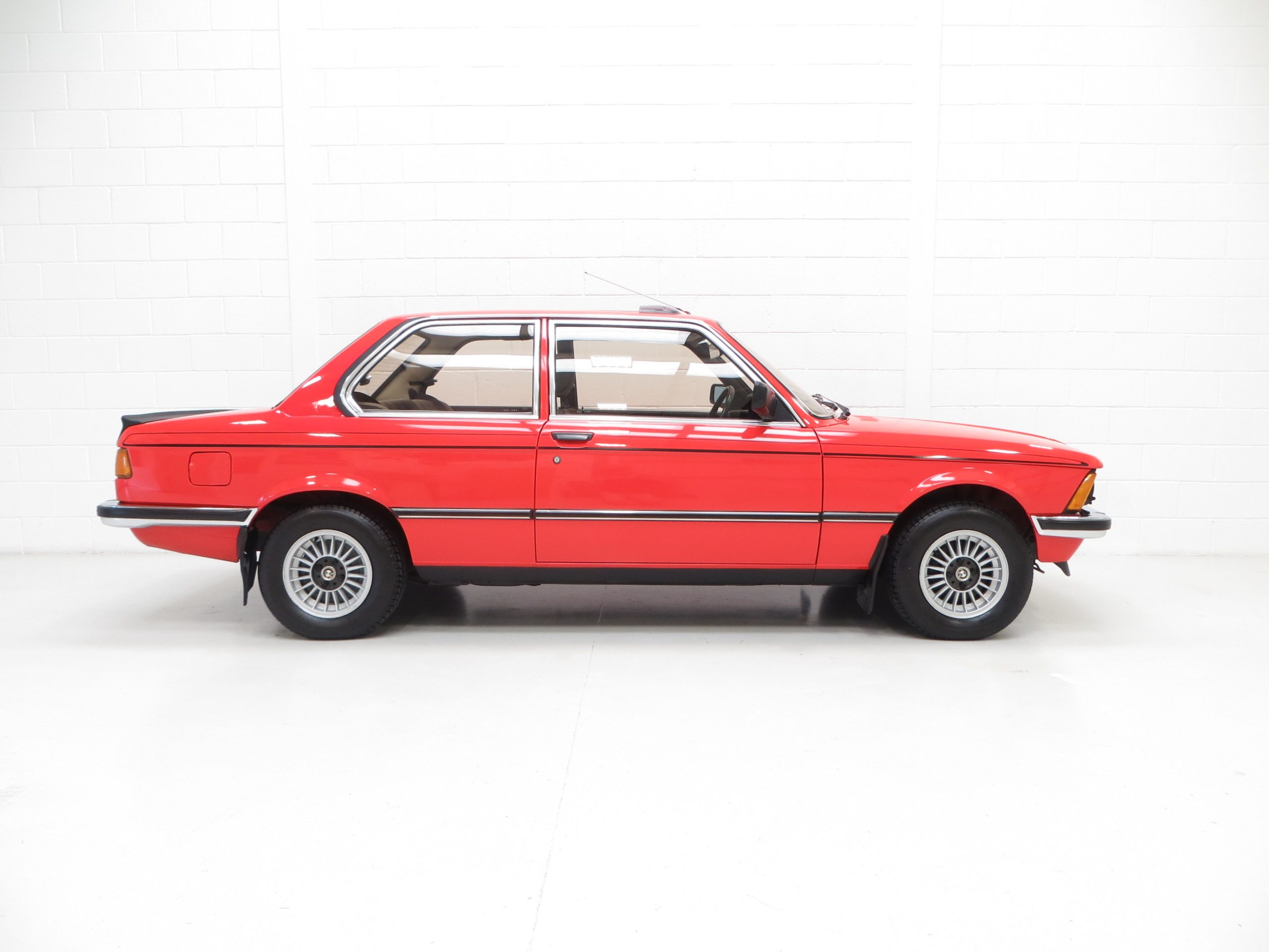 BMW E21 320 – KGF