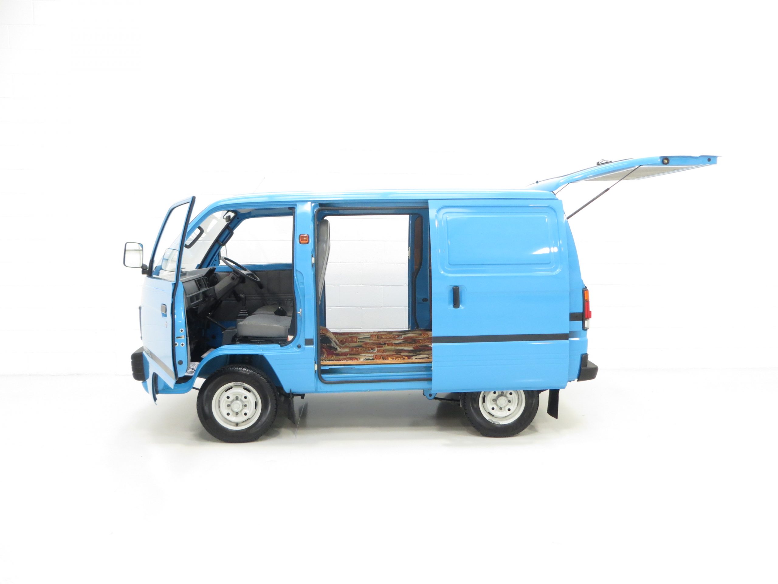 Bedford Rascal Van – KGF