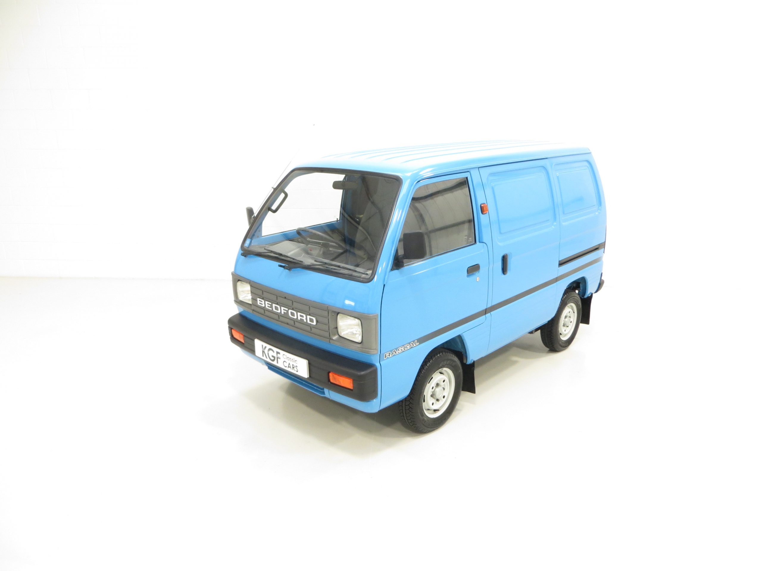 Bedford Rascal Van – KGF