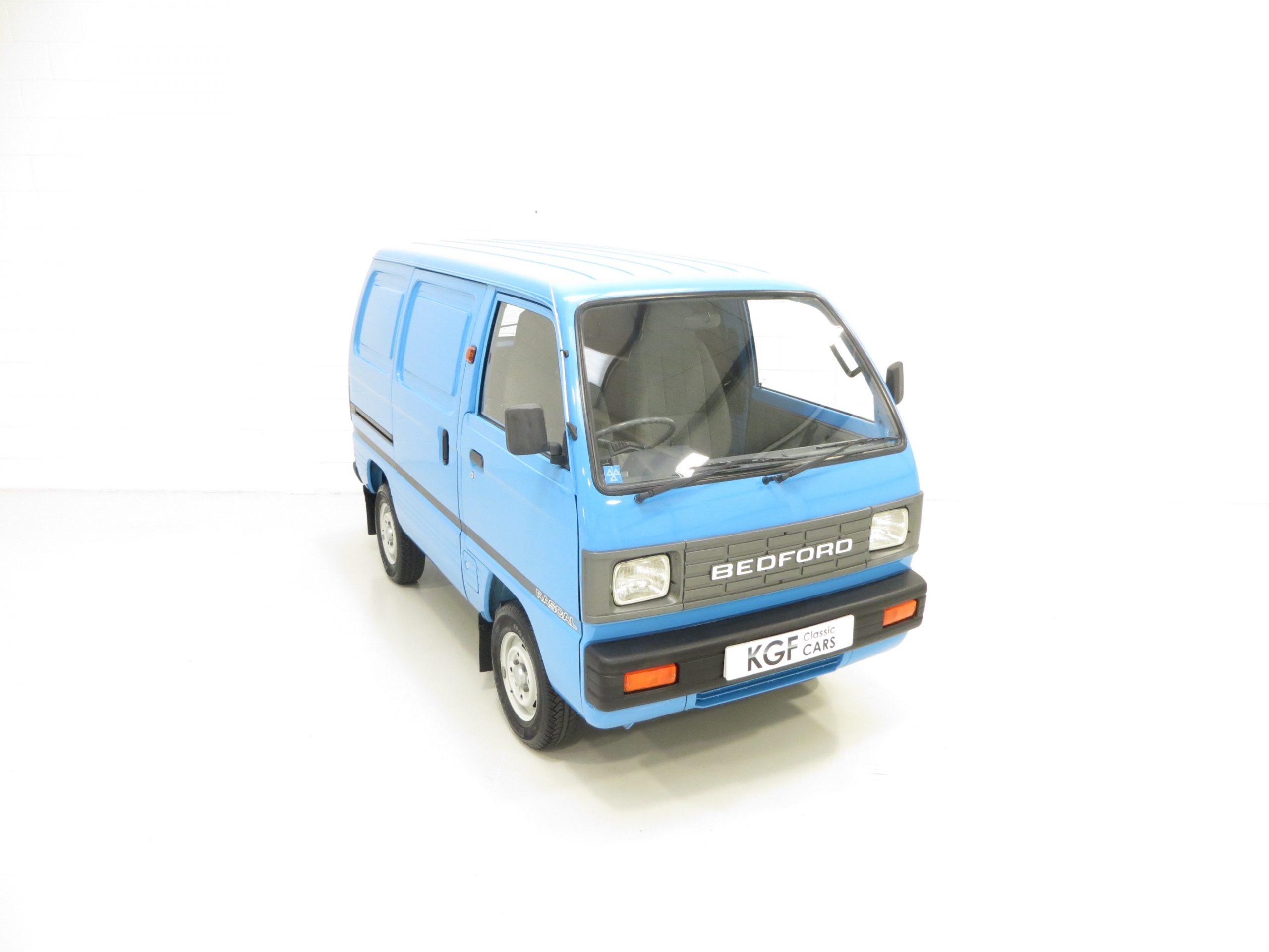 Bedford Rascal Van – KGF