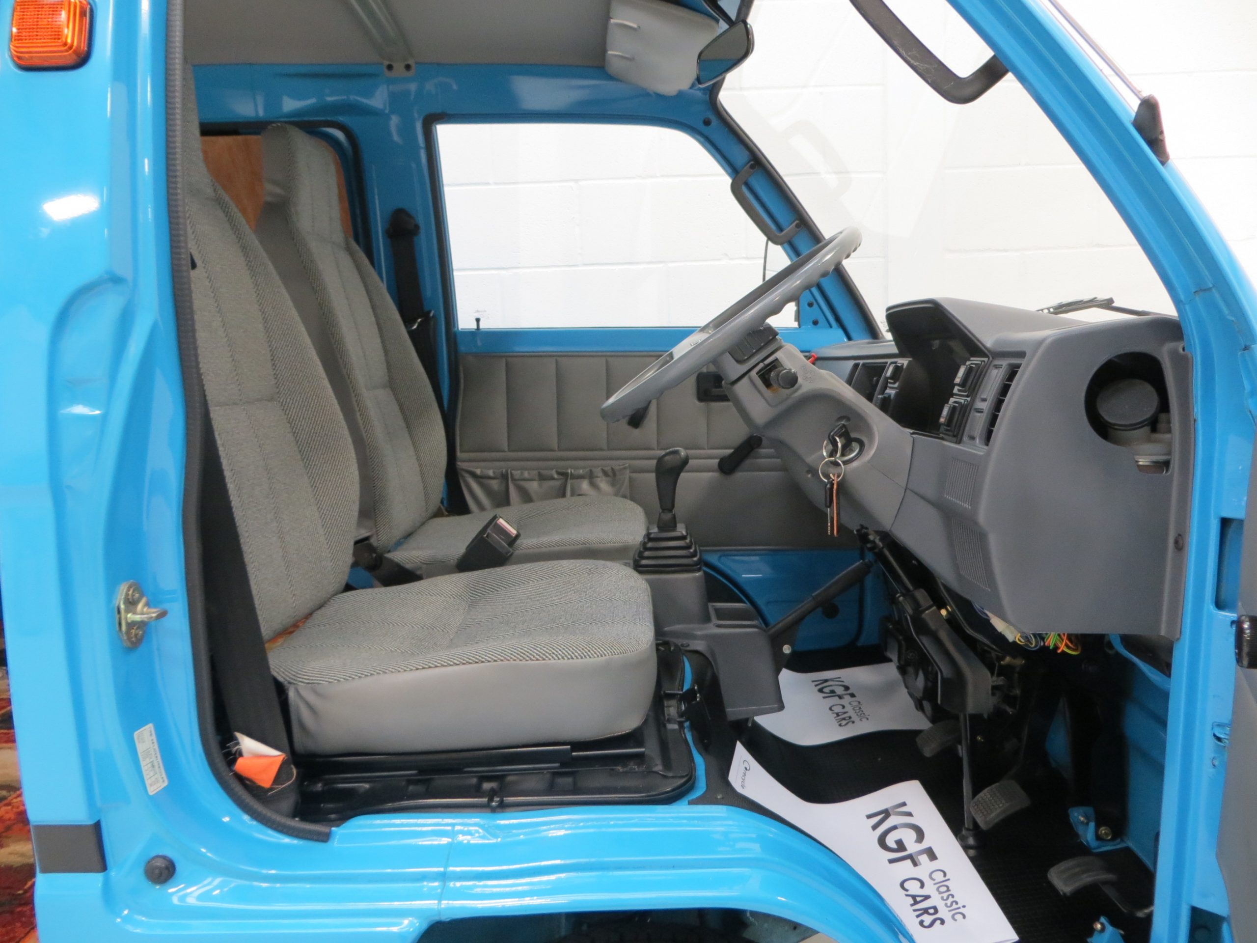 Bedford Rascal Van – KGF