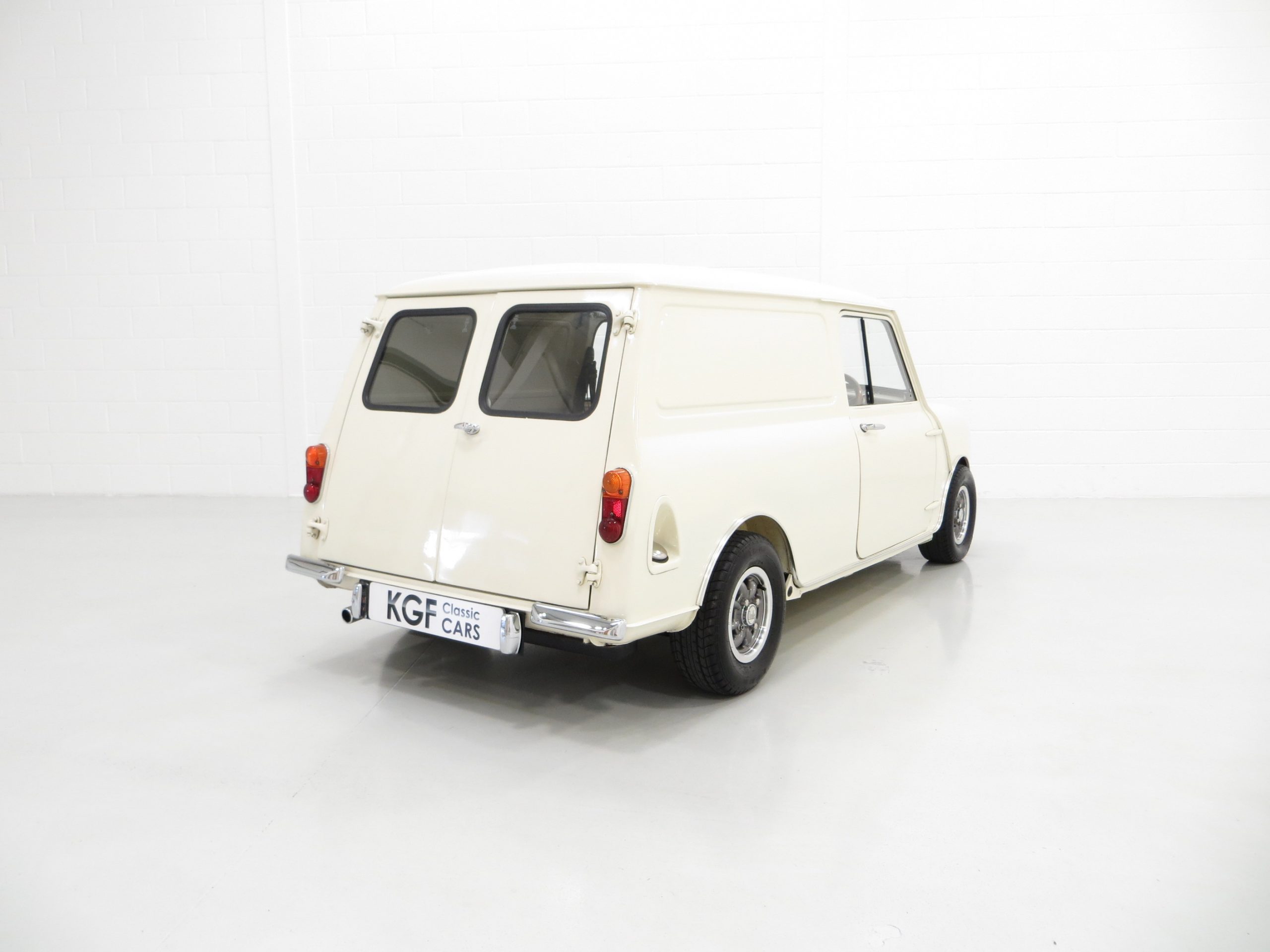 BMC Morris Mini Van – KGF