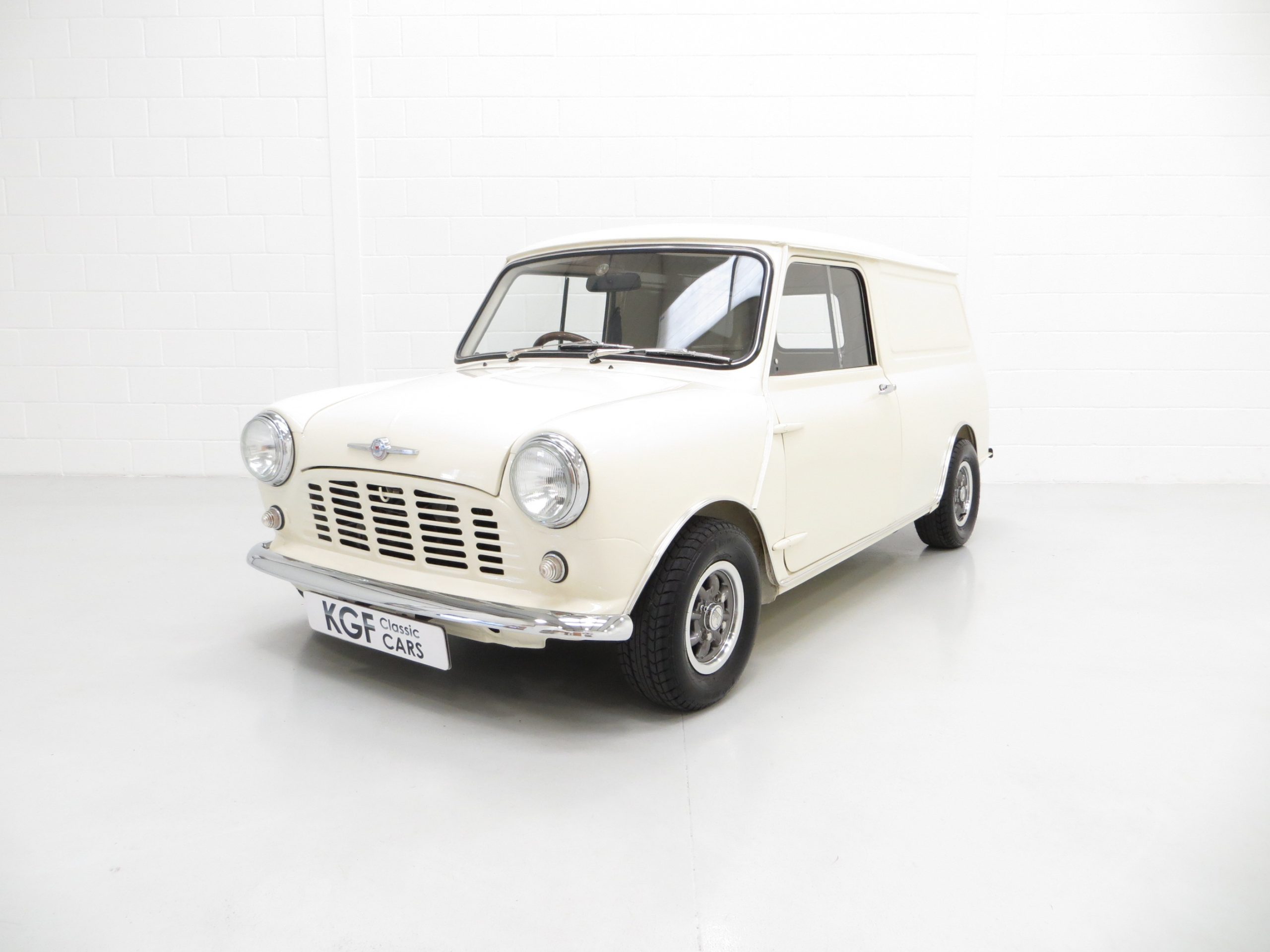 BMC Morris Mini Van – KGF