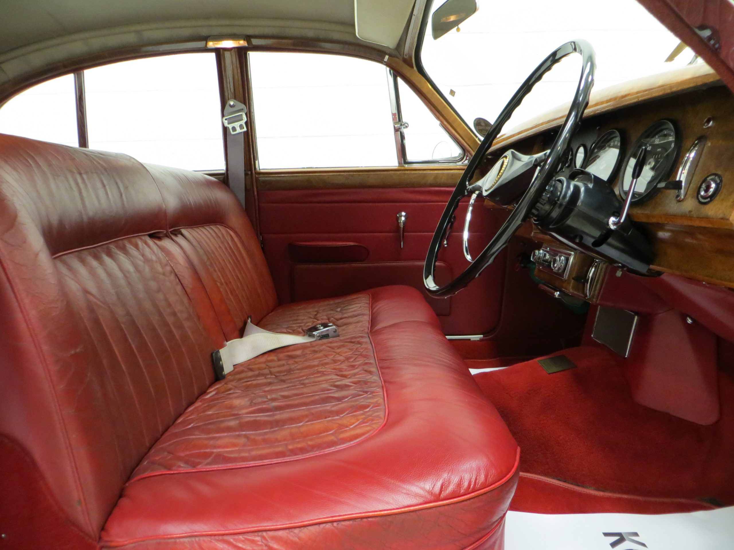 Daimler 2.5 Litre 250 V8 – KGF