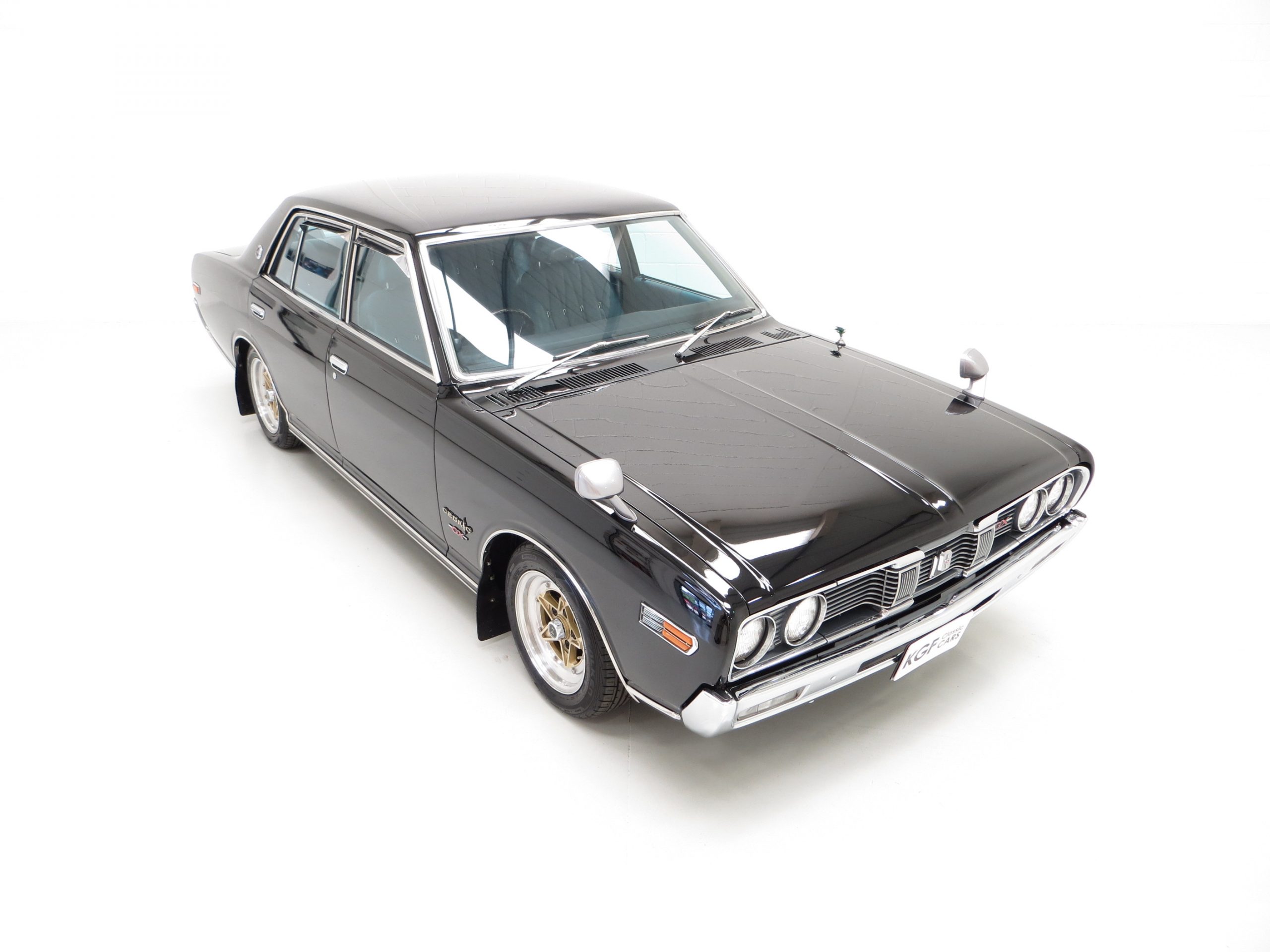 Nissan Cedric 230 GX – KGF