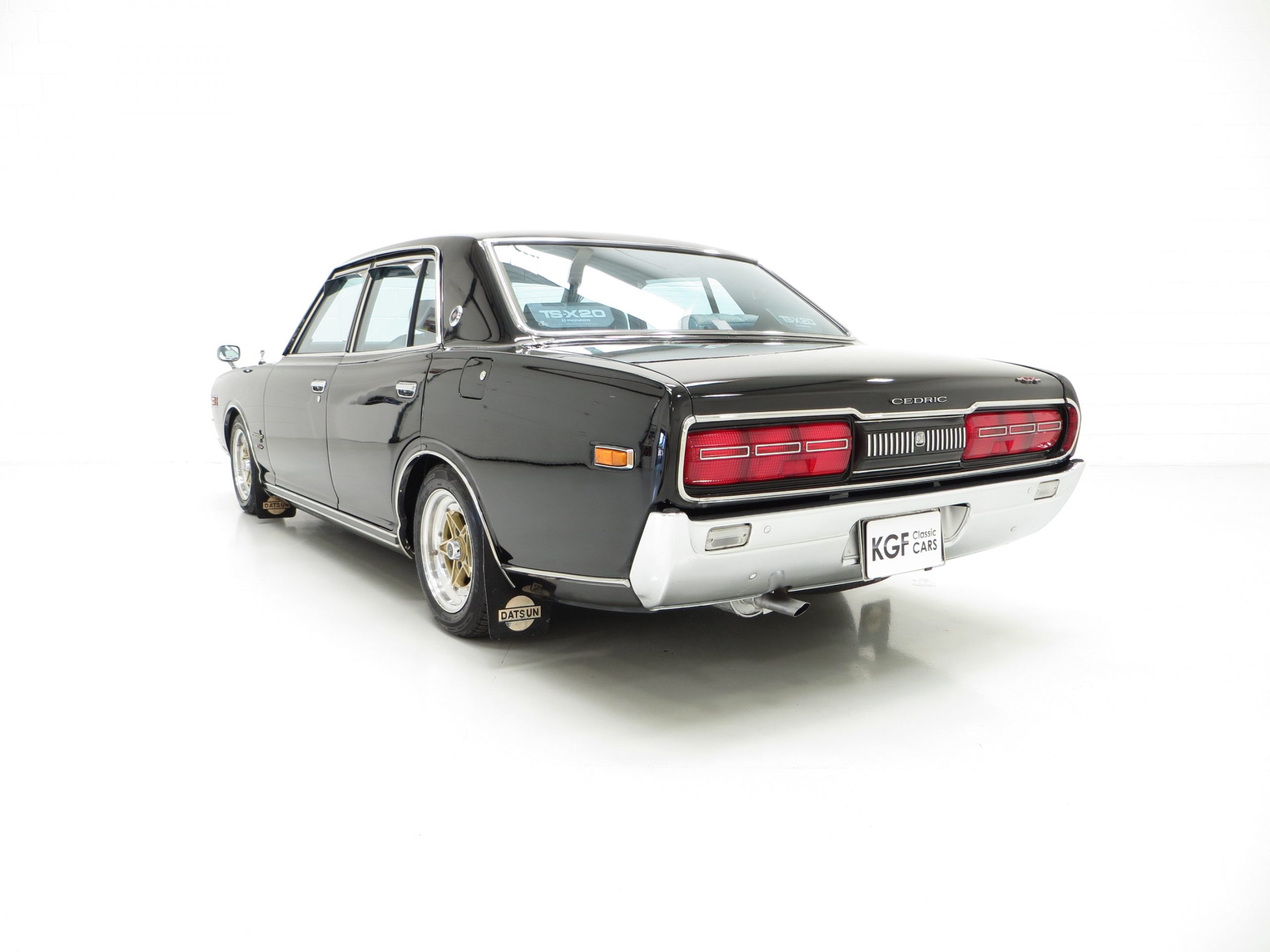 Nissan Cedric 230 GX – KGF