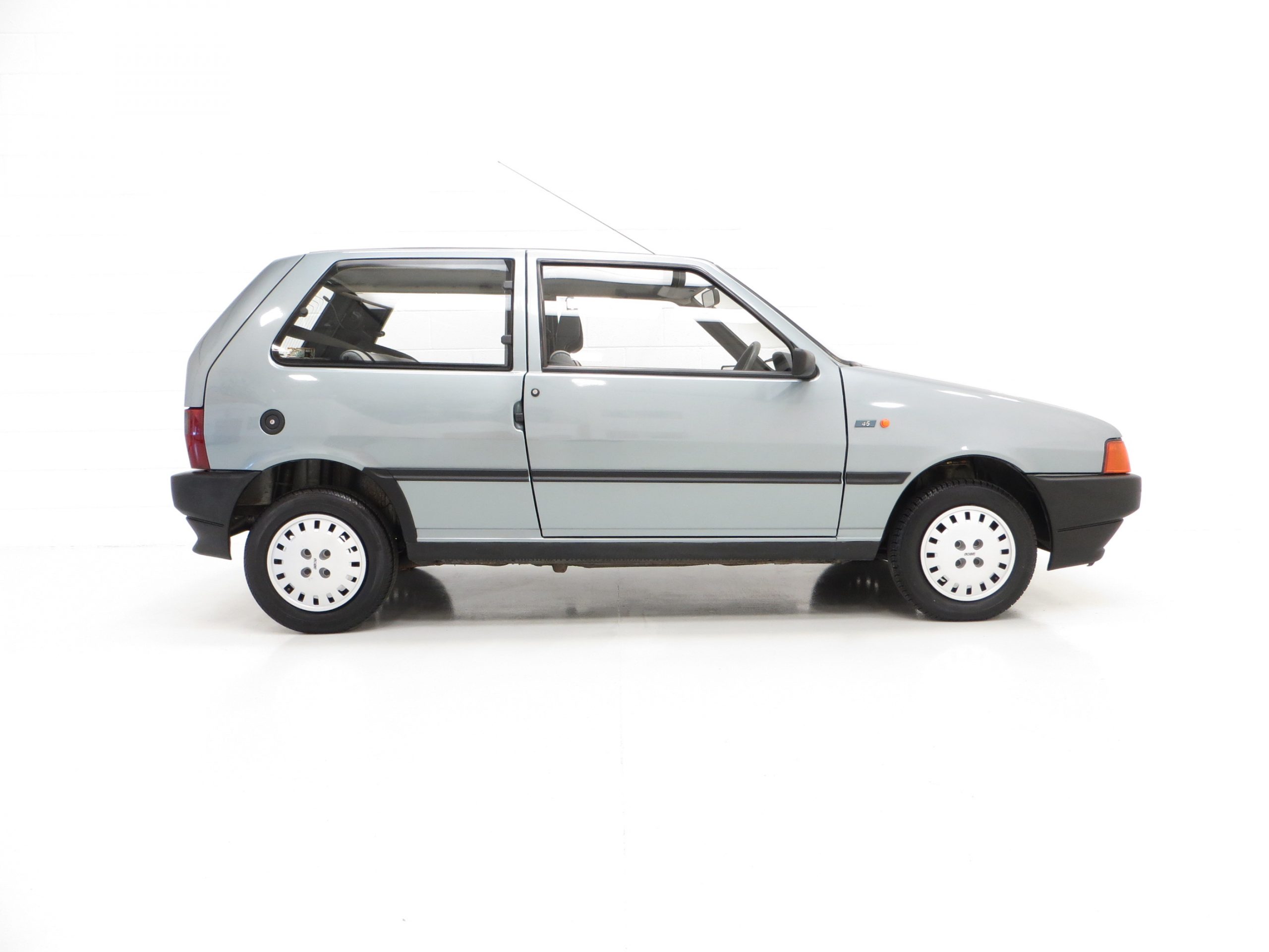 Fiat Uno 45 Fire – KGF