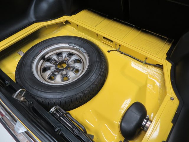 Ford Capri Mk2 1600L – KGF