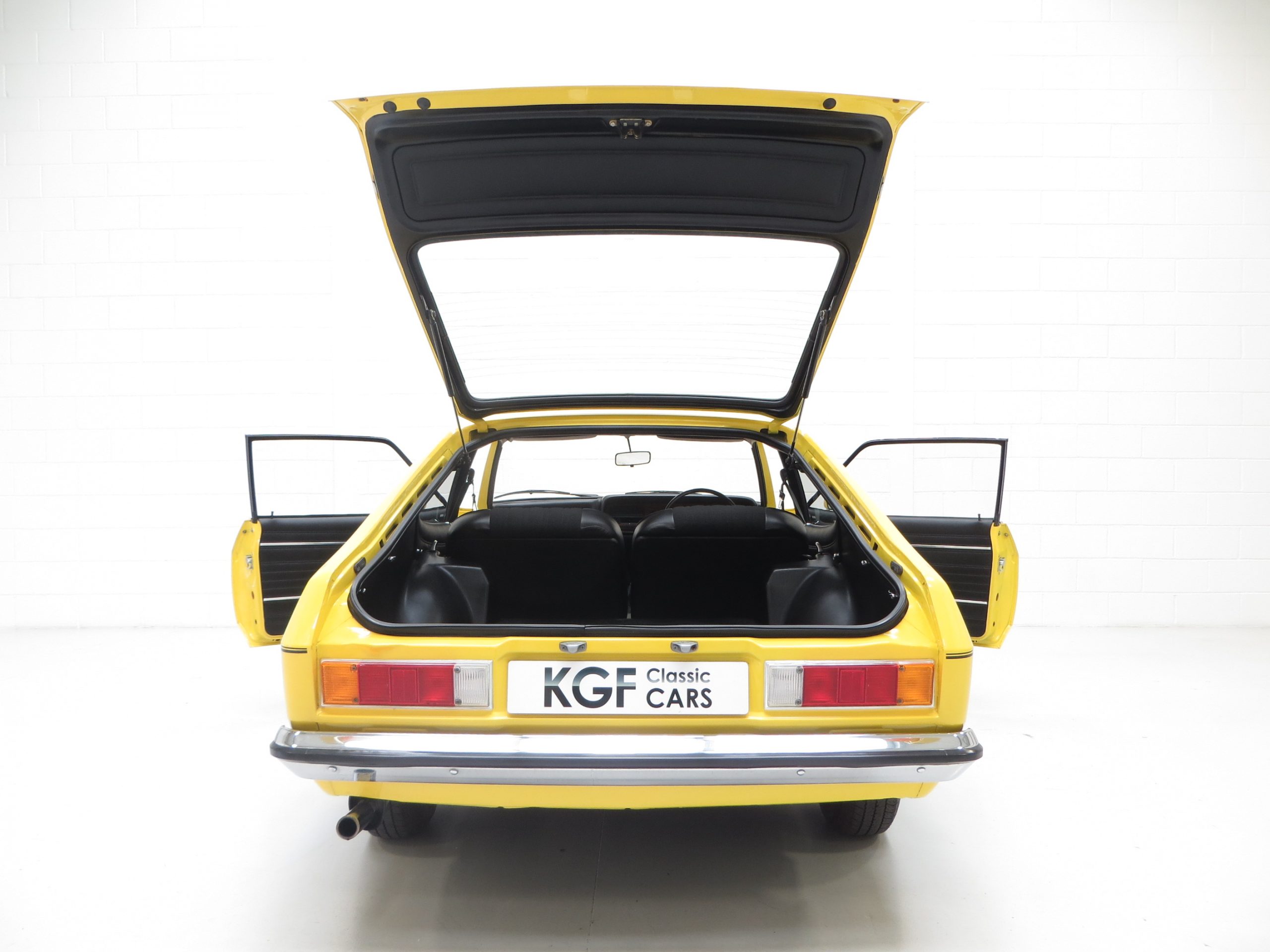 Ford Capri Mk2 1600L – KGF