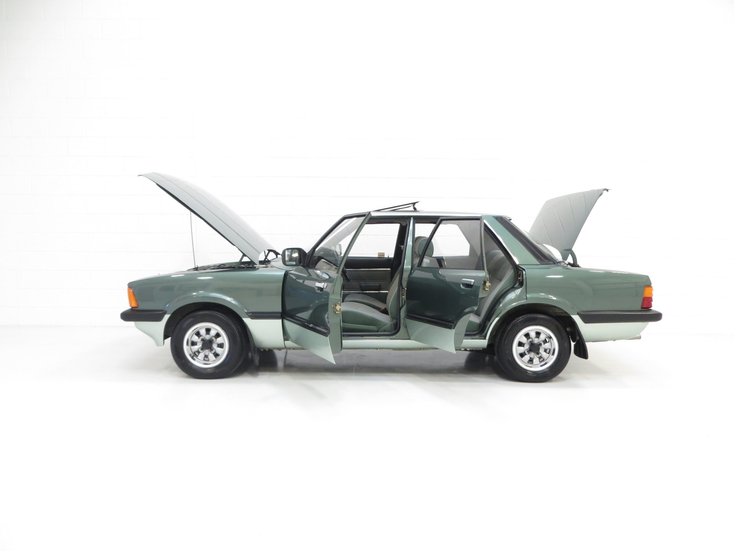 Ford Cortina MK5 Carousel – KGF