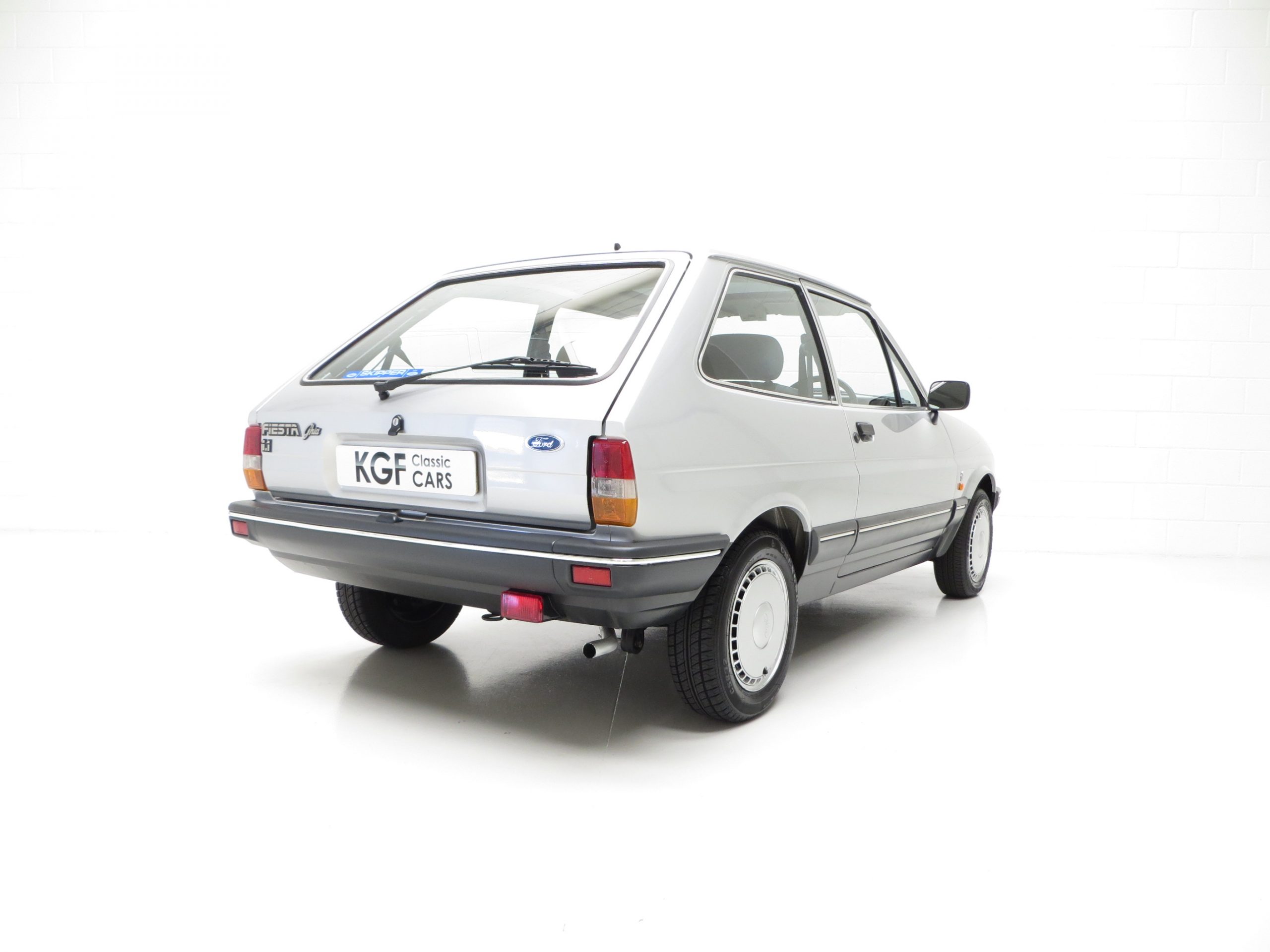 Ford Fiesta Mk2 1.1 Ghia – KGF