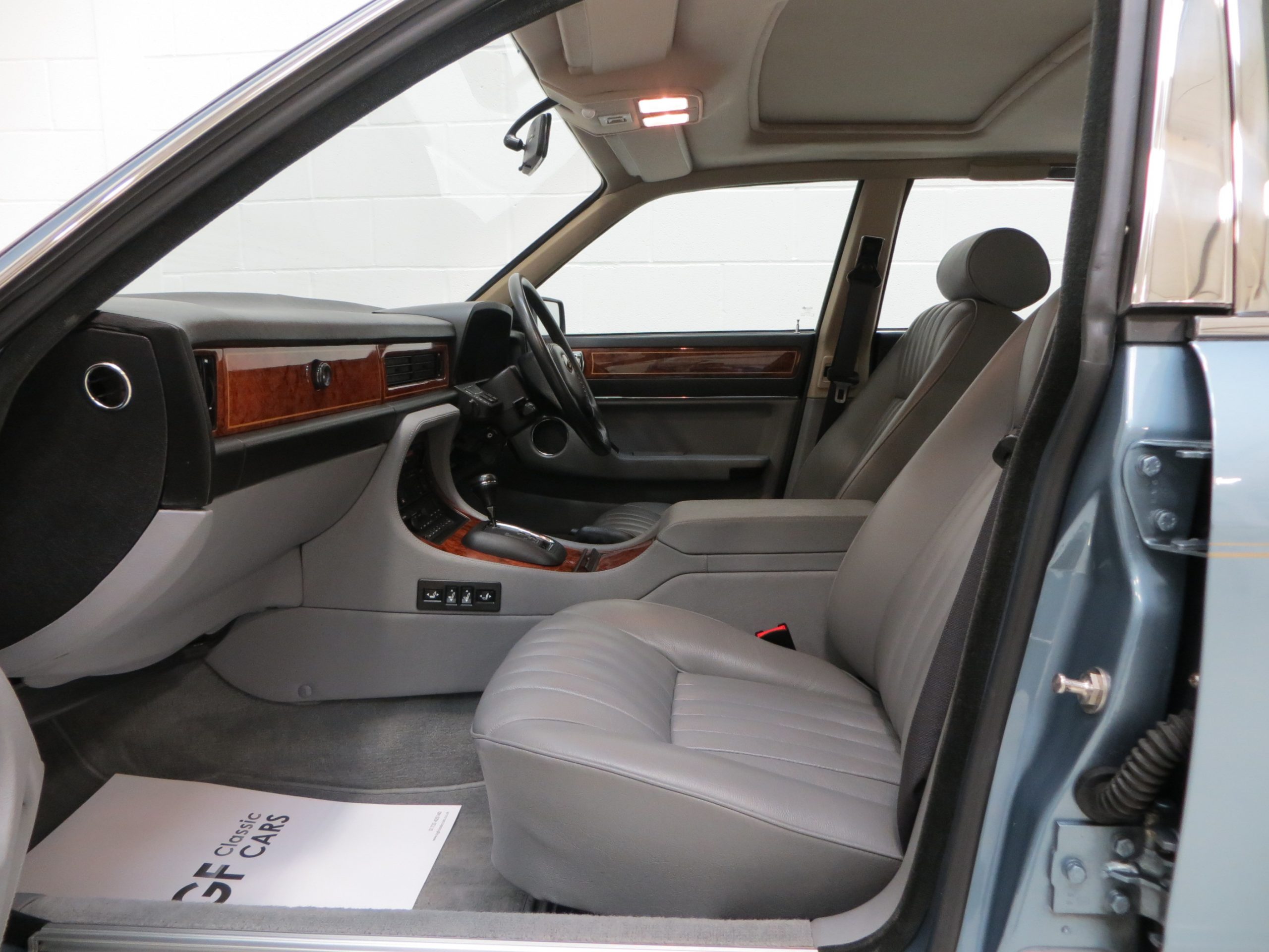 Jaguar XJ40 Sovereign – KGF