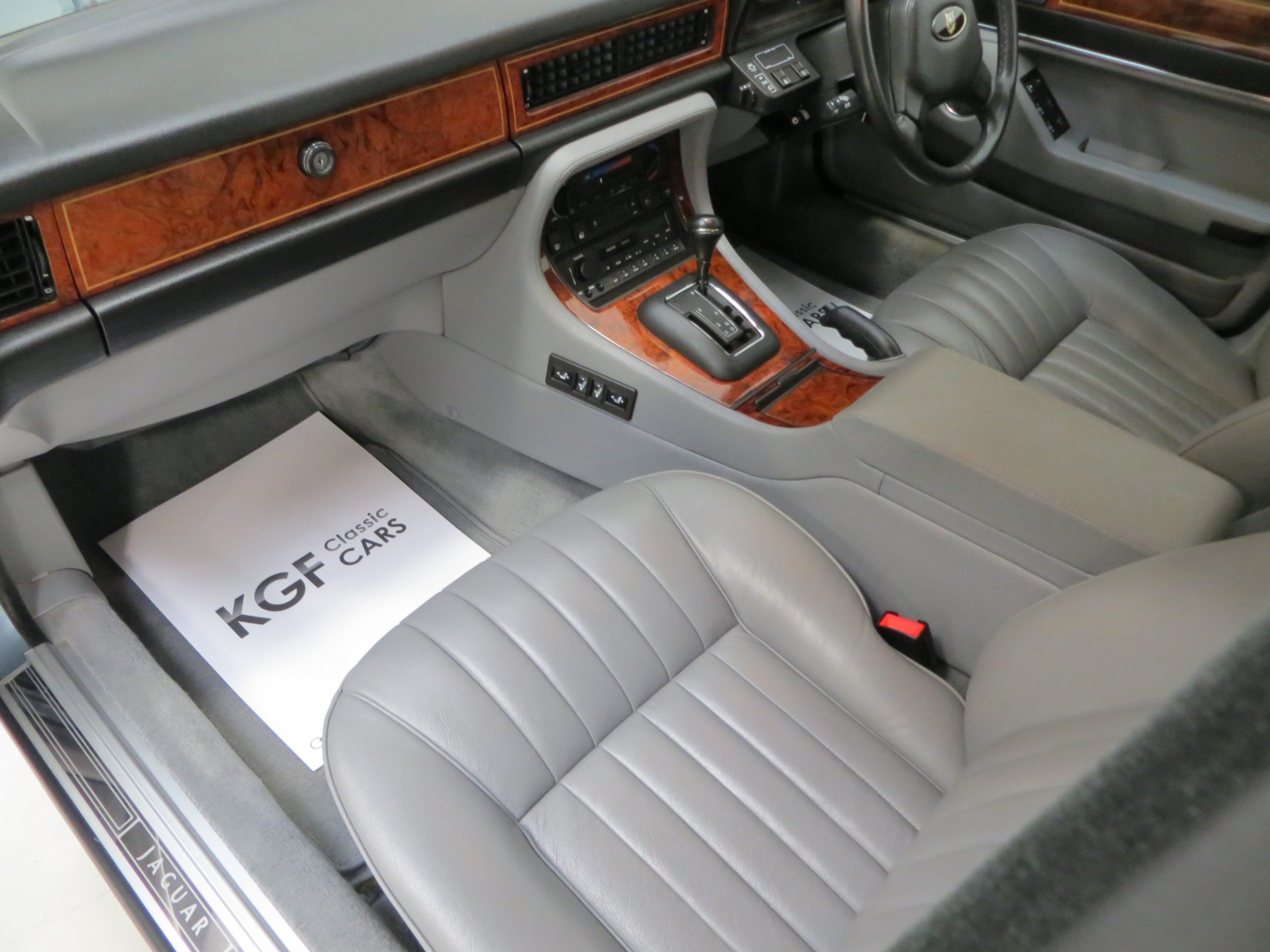 Jaguar XJ40 Sovereign – KGF