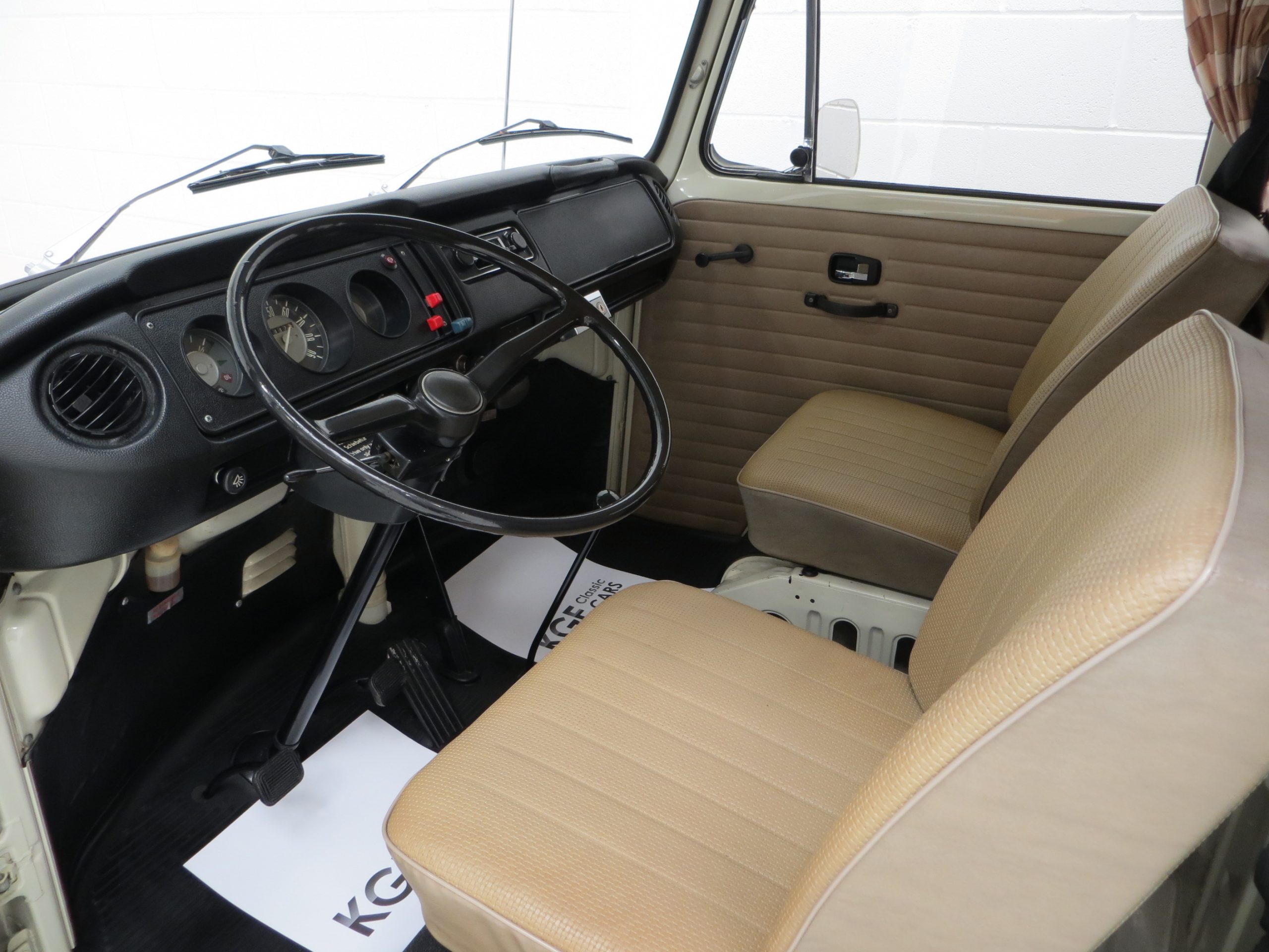 Volkswagen Type 2 Bay Westfalia – KGF
