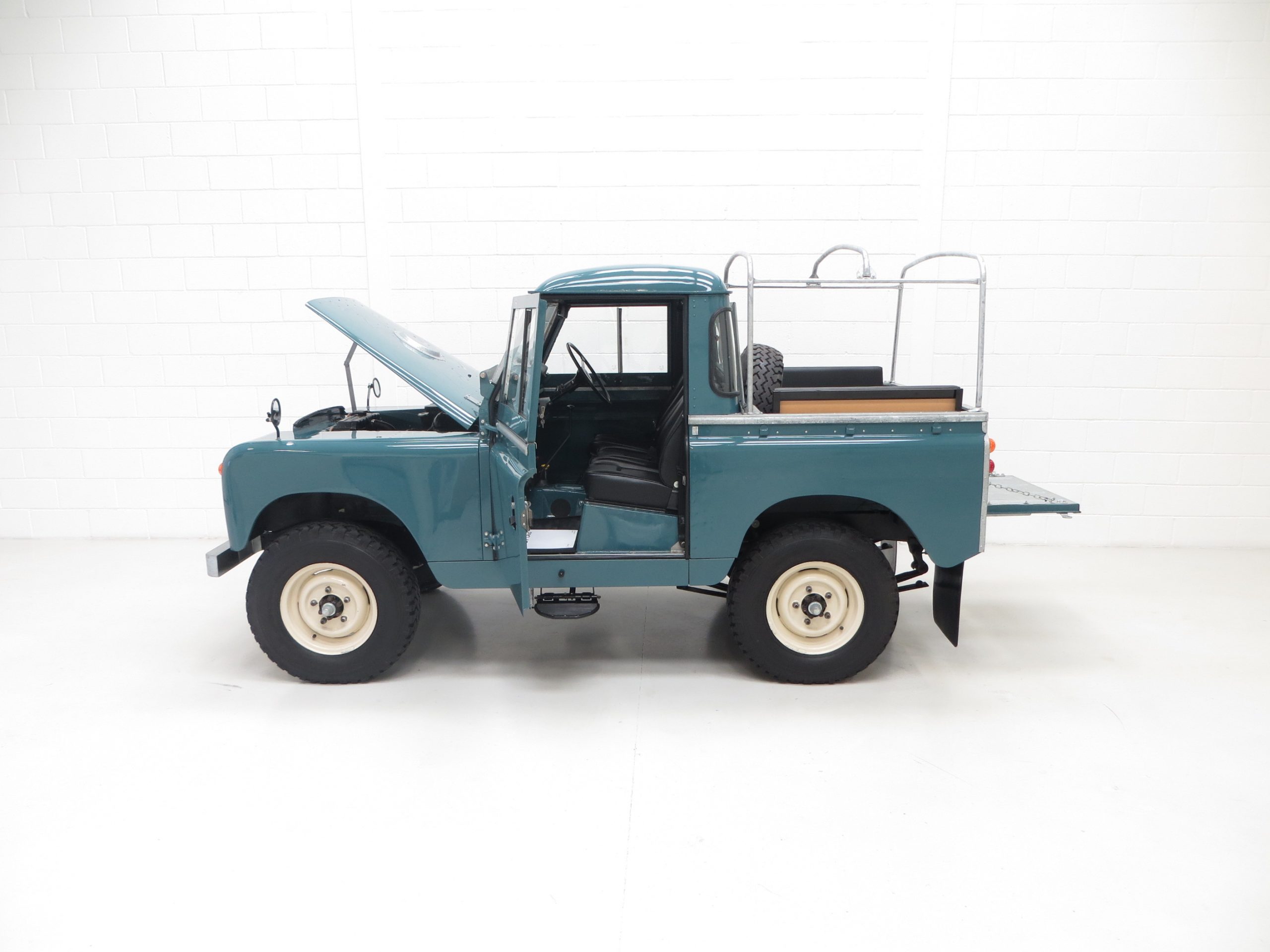 Land Rover Series 2 SWB – KGF