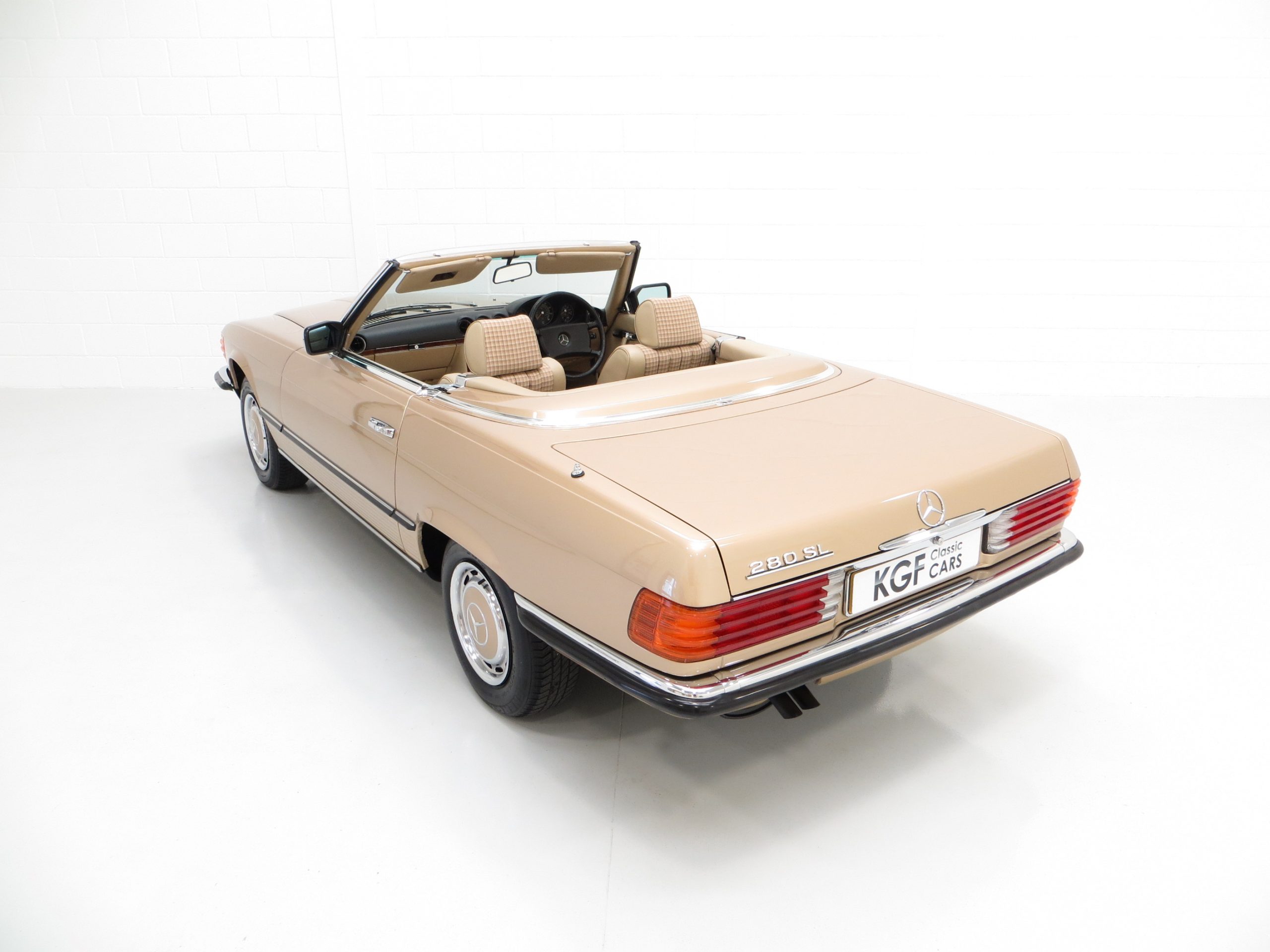 Mercedes-Benz 280SL R107 – KGF