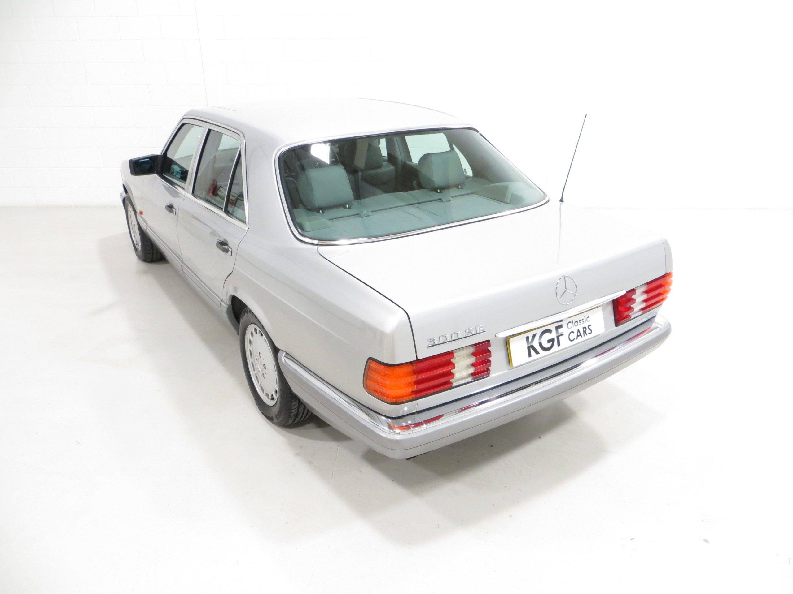 Mercedes Benz W126 300SE – KGF