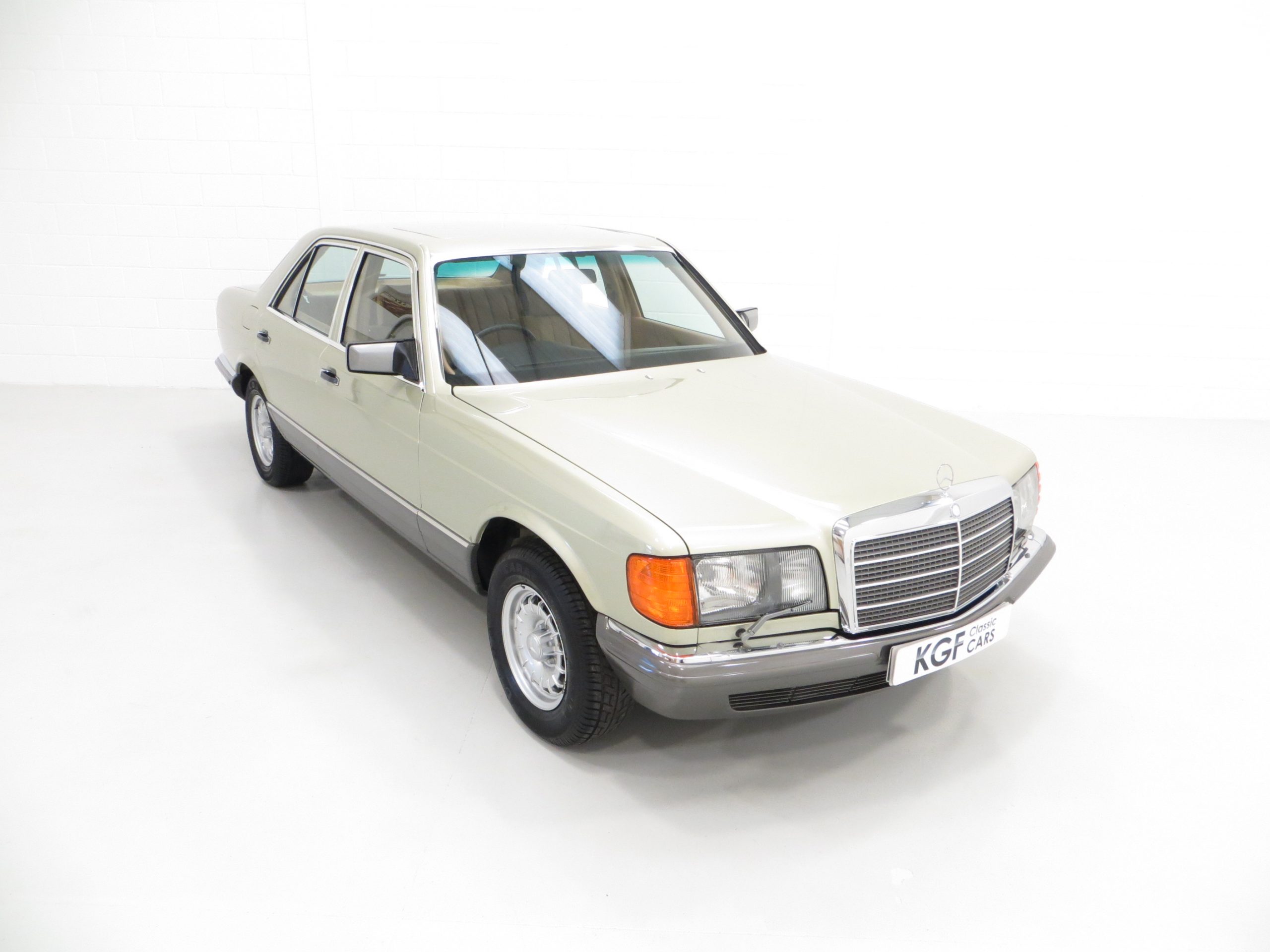 Mercedes-Benz W126 380SE – KGF