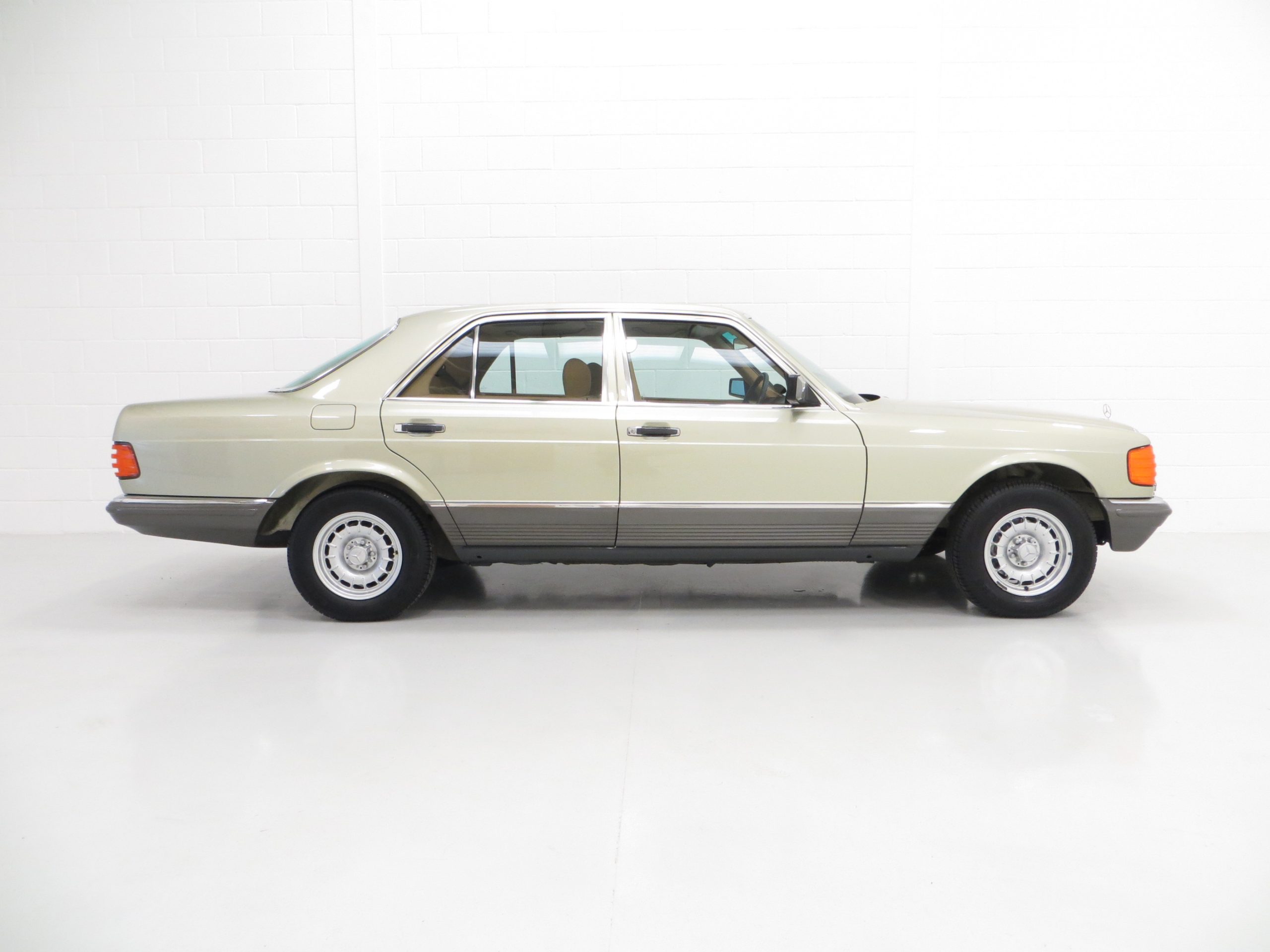 Mercedes-Benz W126 380SE – KGF