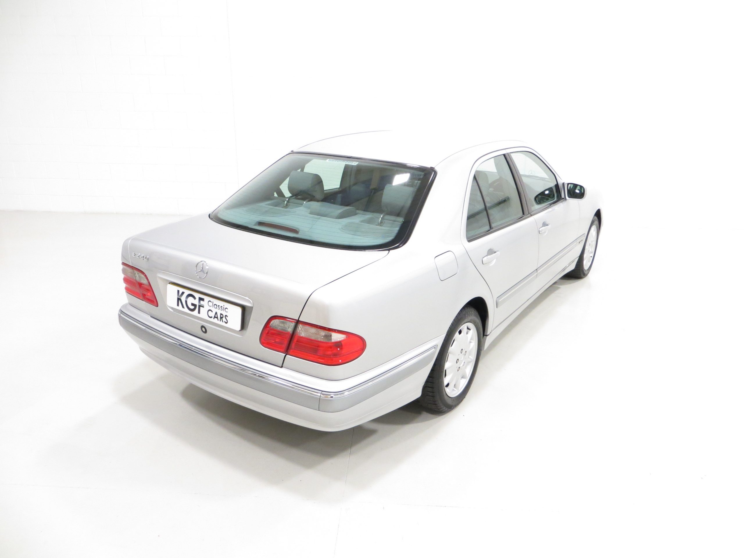 Mercedes Benz E240 Elegance – KGF