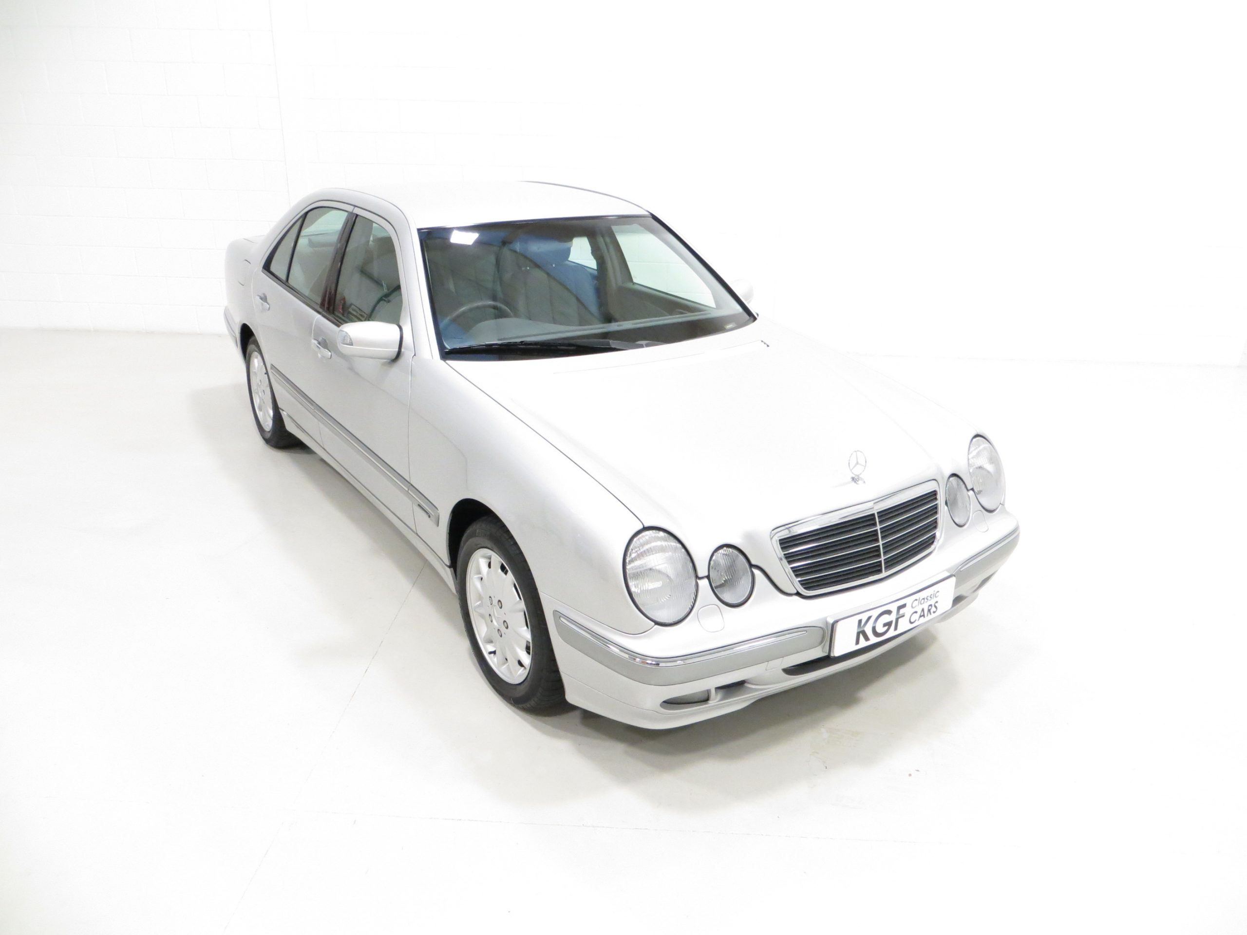 Mercedes Benz E240 Elegance – KGF