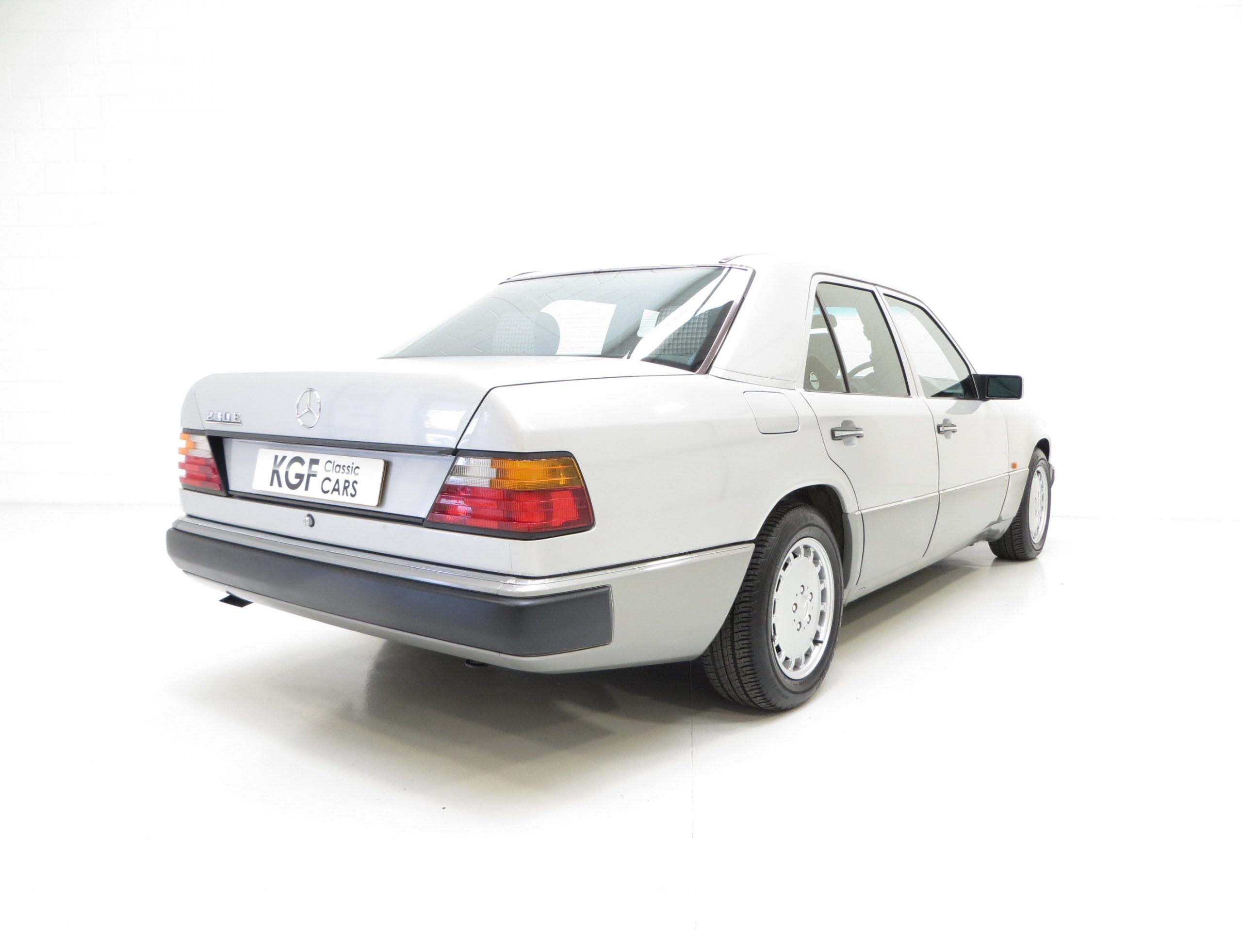 Mercedes Benz W124 230E – KGF