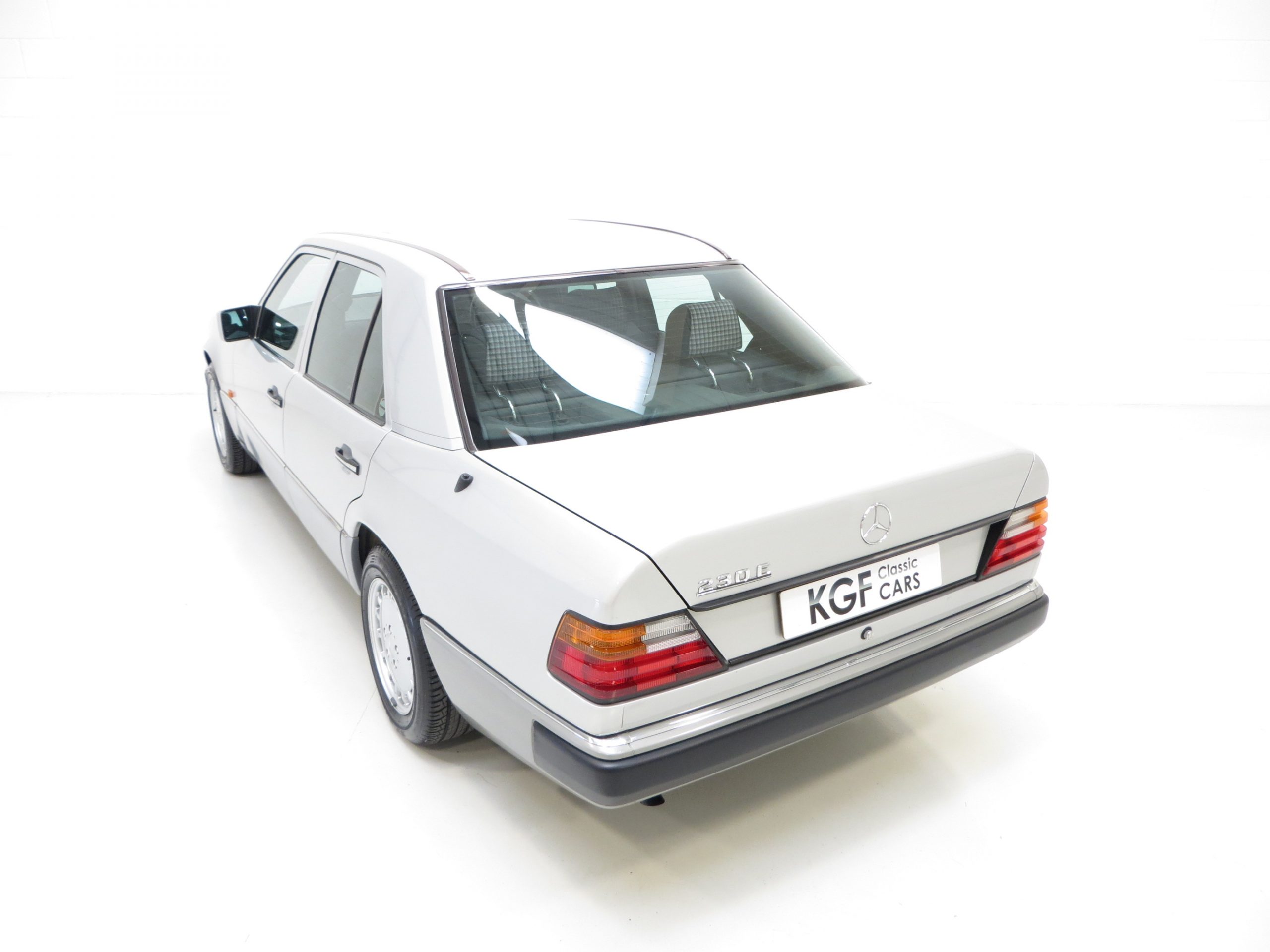 Mercedes Benz W124 230E – KGF