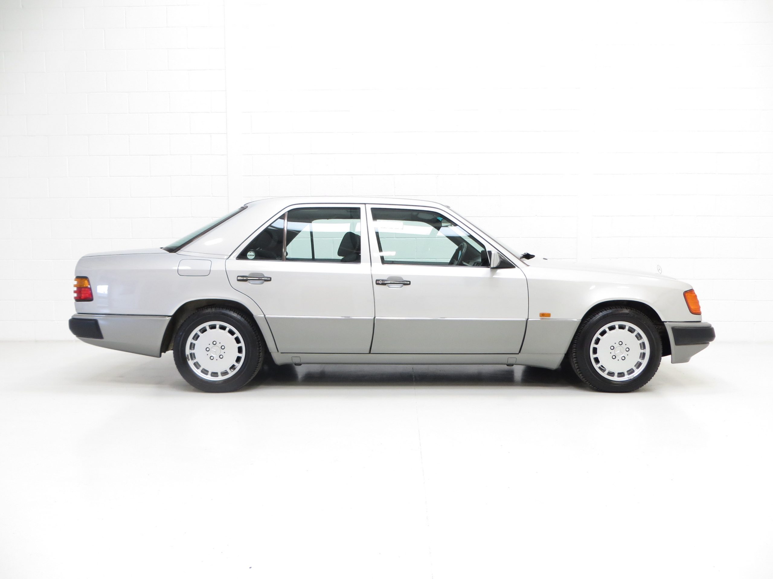 Mercedes Benz W124 230E – KGF