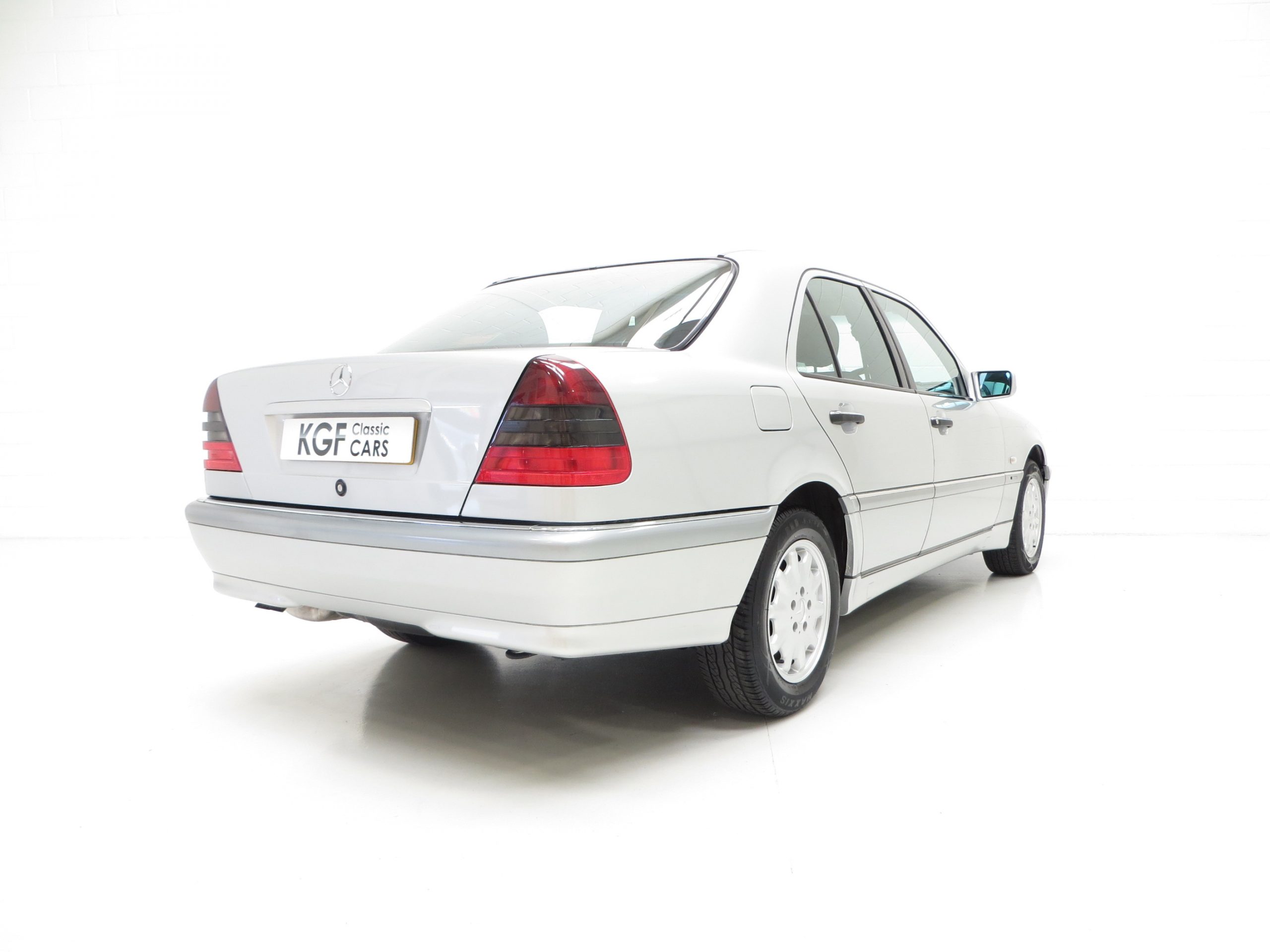 Mercedes W202 C200 Elegance – KGF