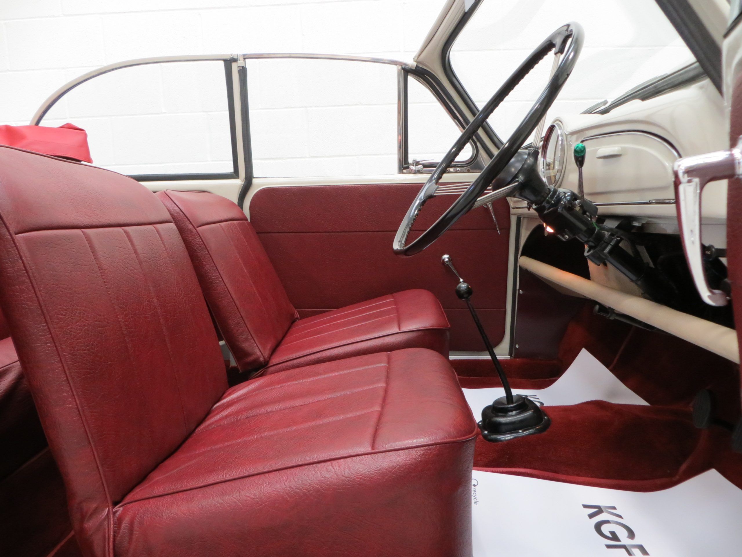 Morris Minor 1000 Convertible – KGF
