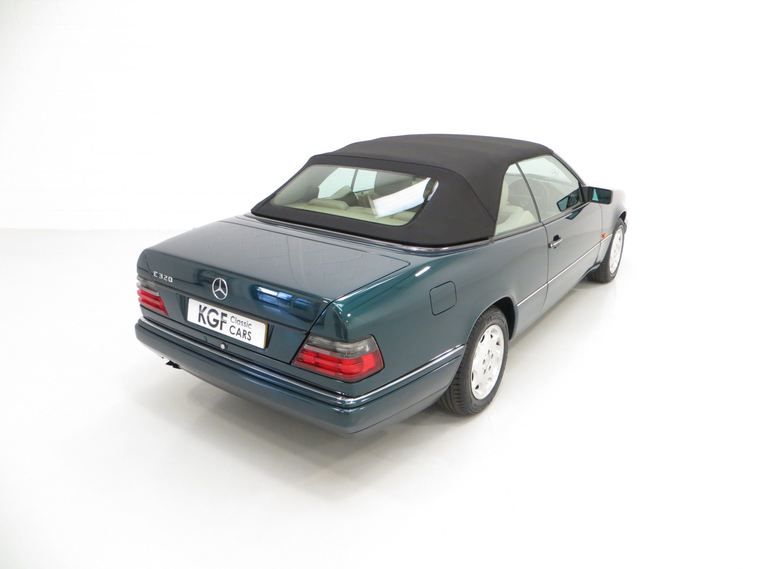 Mercedes-Benz W124 E320 Sportline – KGF