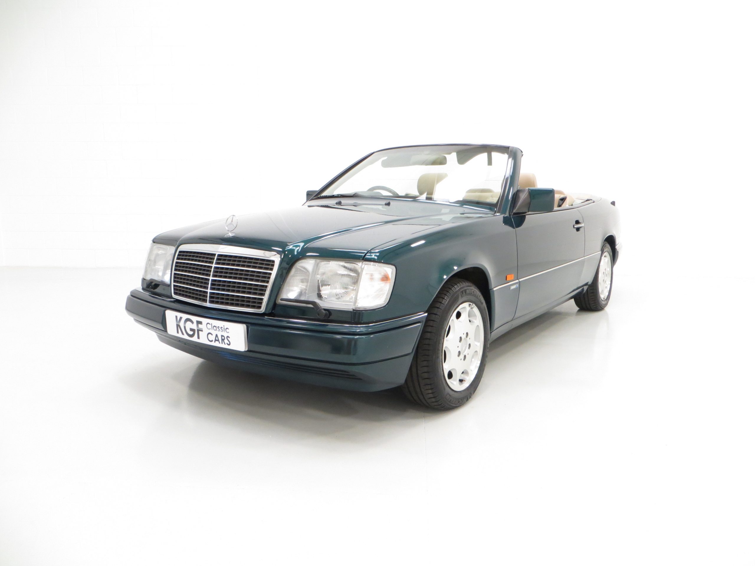 Mercedes-Benz W124 E320 Sportline – KGF