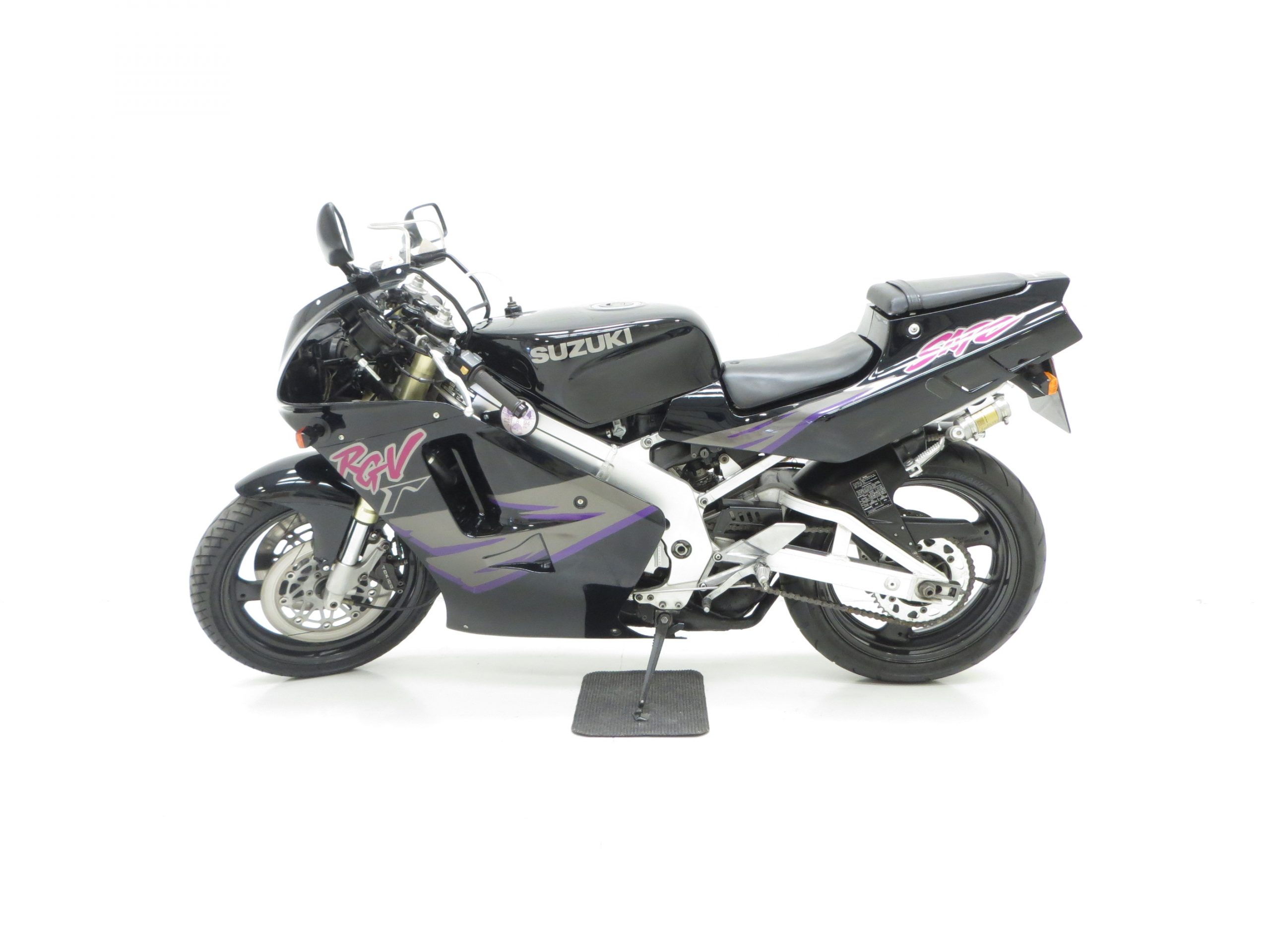 Suzuki RGV250P VJ22 – KGF