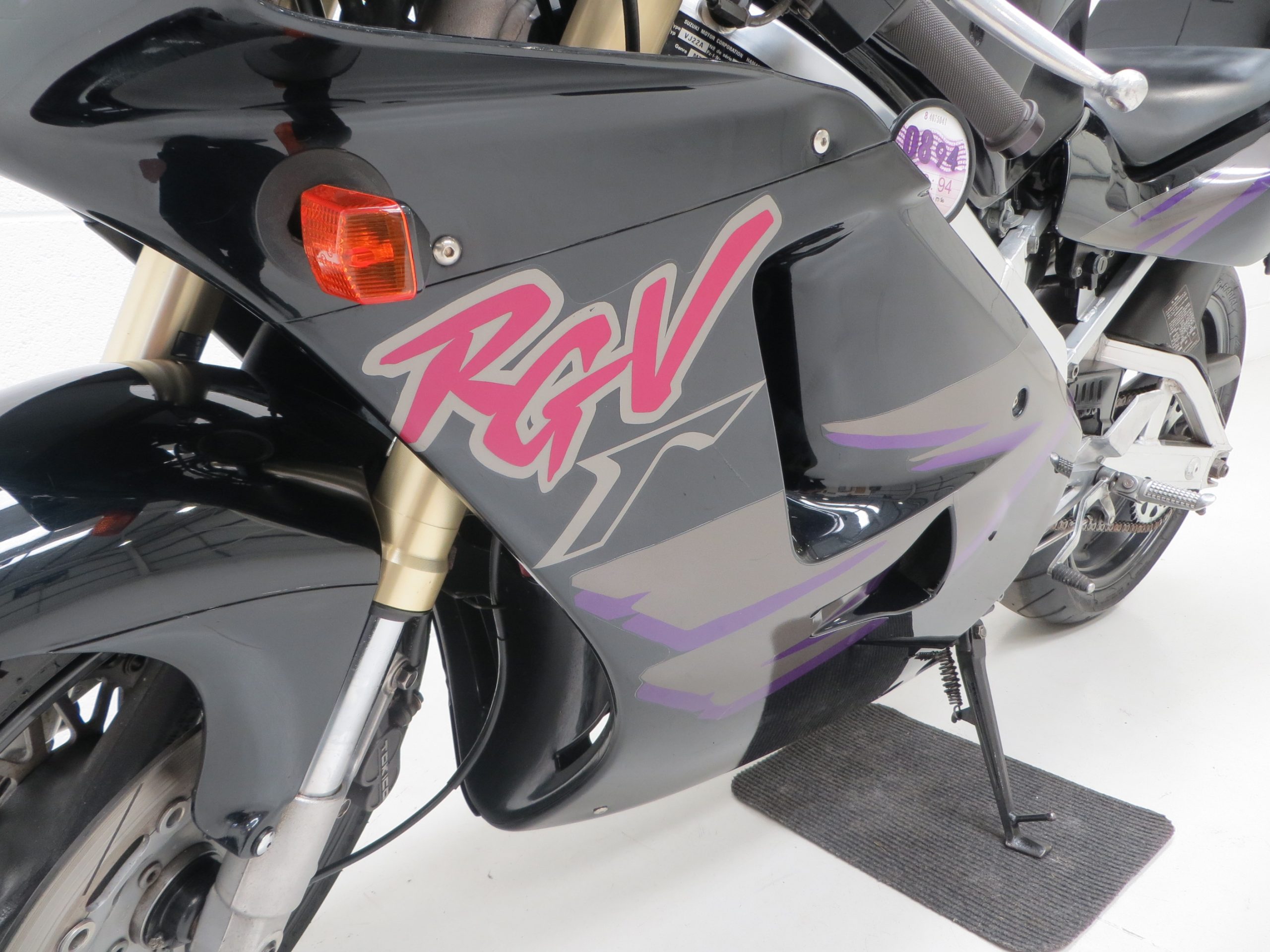 Suzuki RGV250P VJ22 – KGF