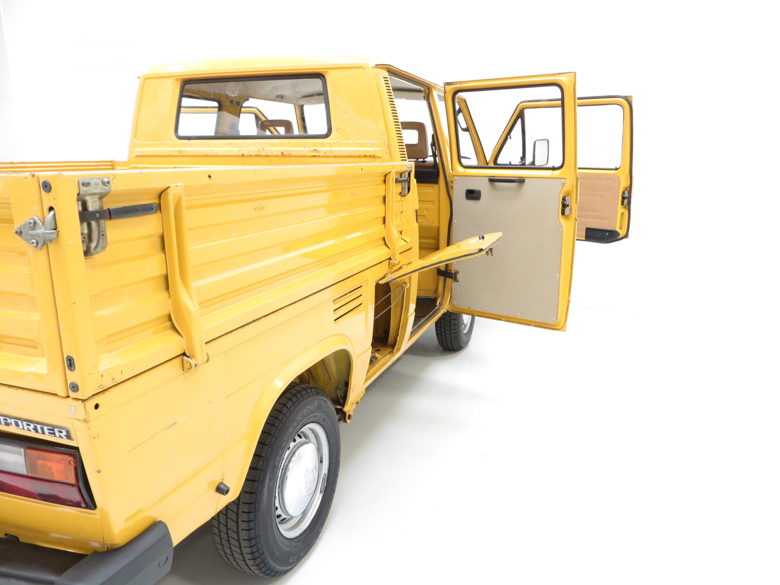 VW Transporter T25 Double-Cab Pick-Up – KGF