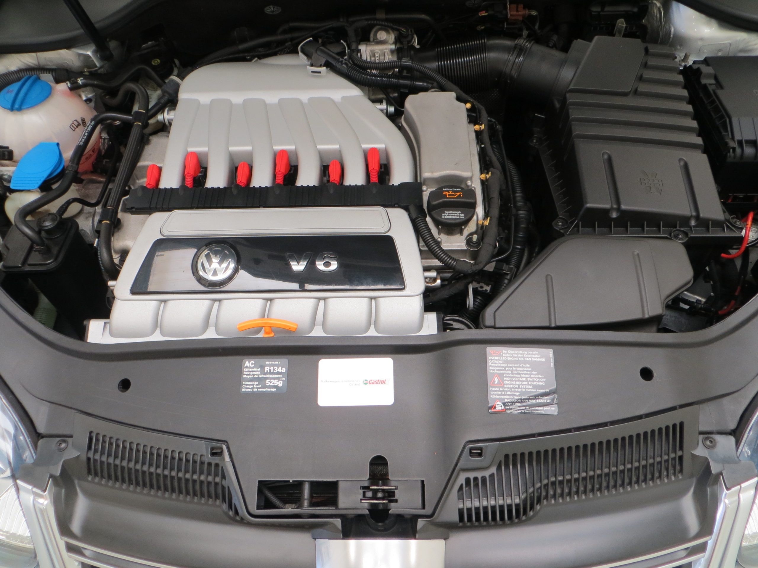 Volkswagen Golf 3.2 V6 R32 – KGF
