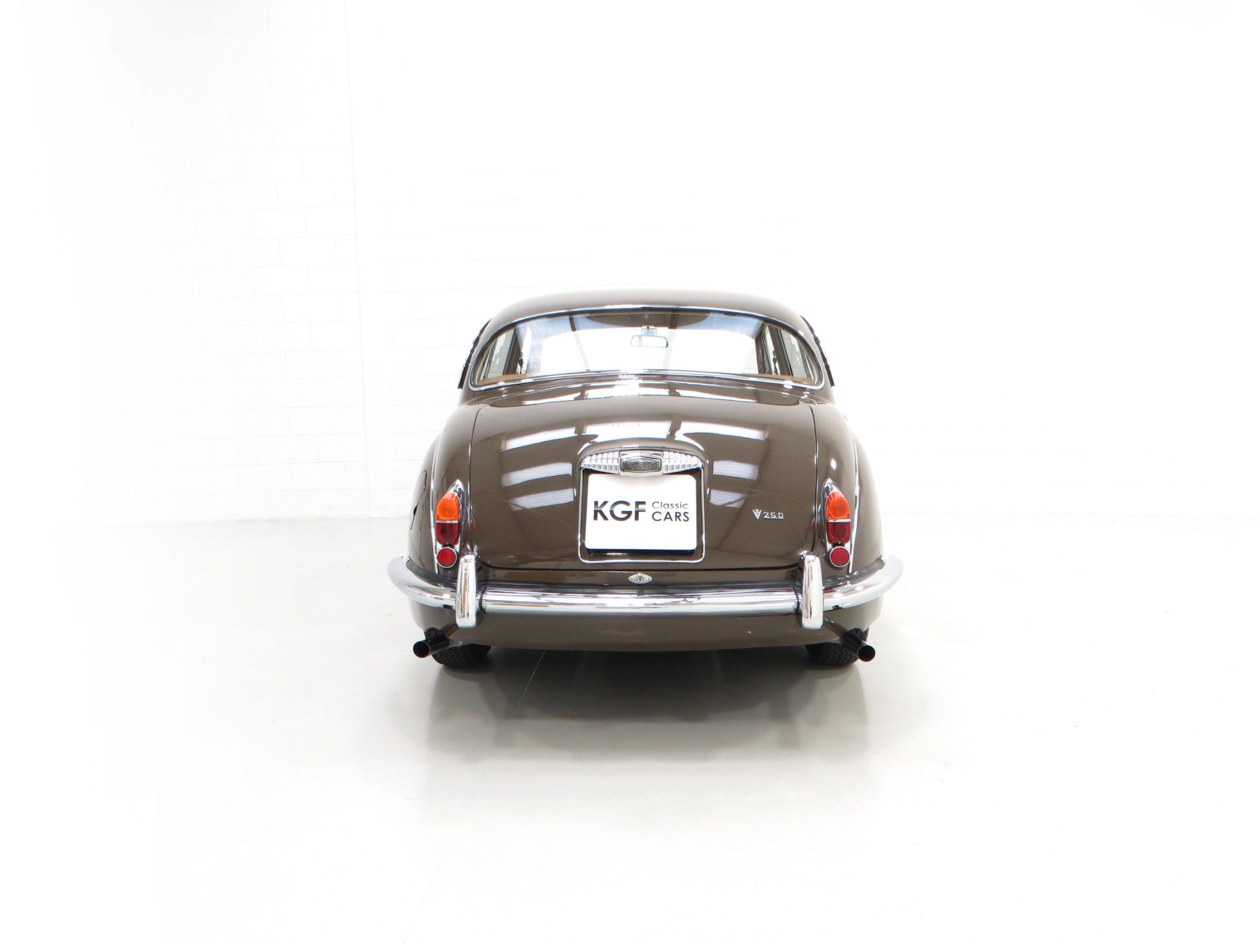 Daimler 250 V8 – KGF