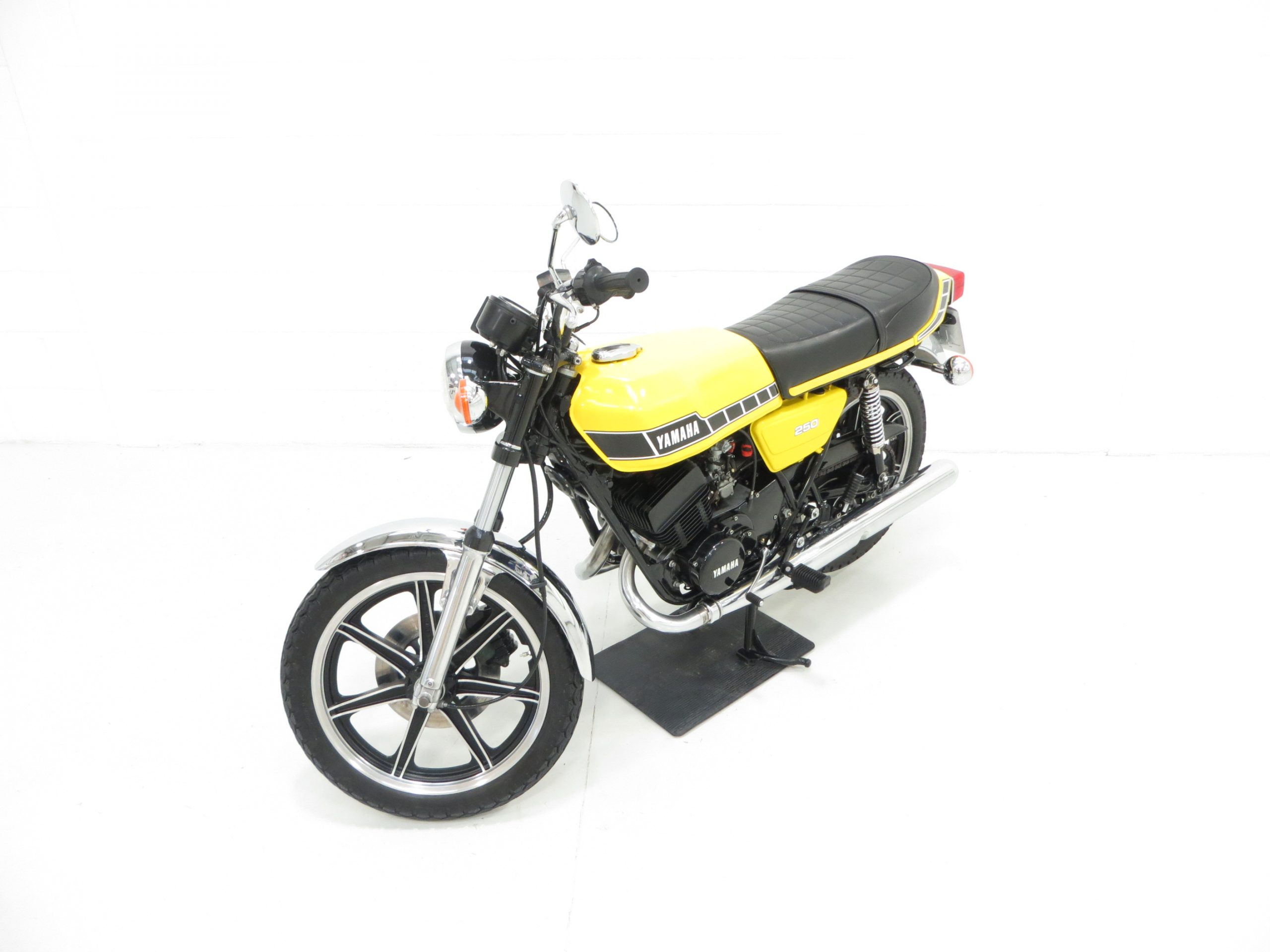 Yamaha RD250 – KGF