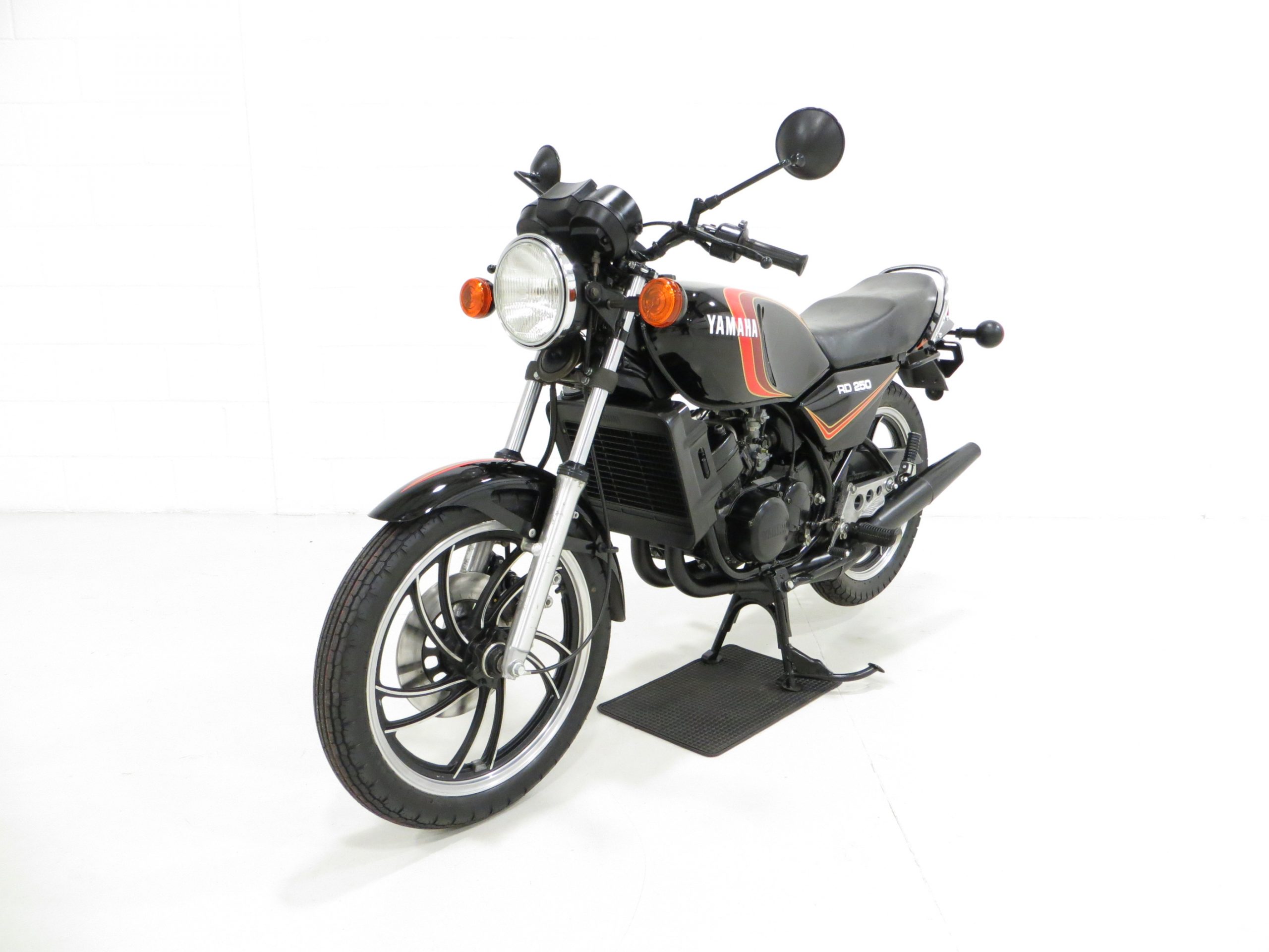 Yamaha RD250LC – KGF