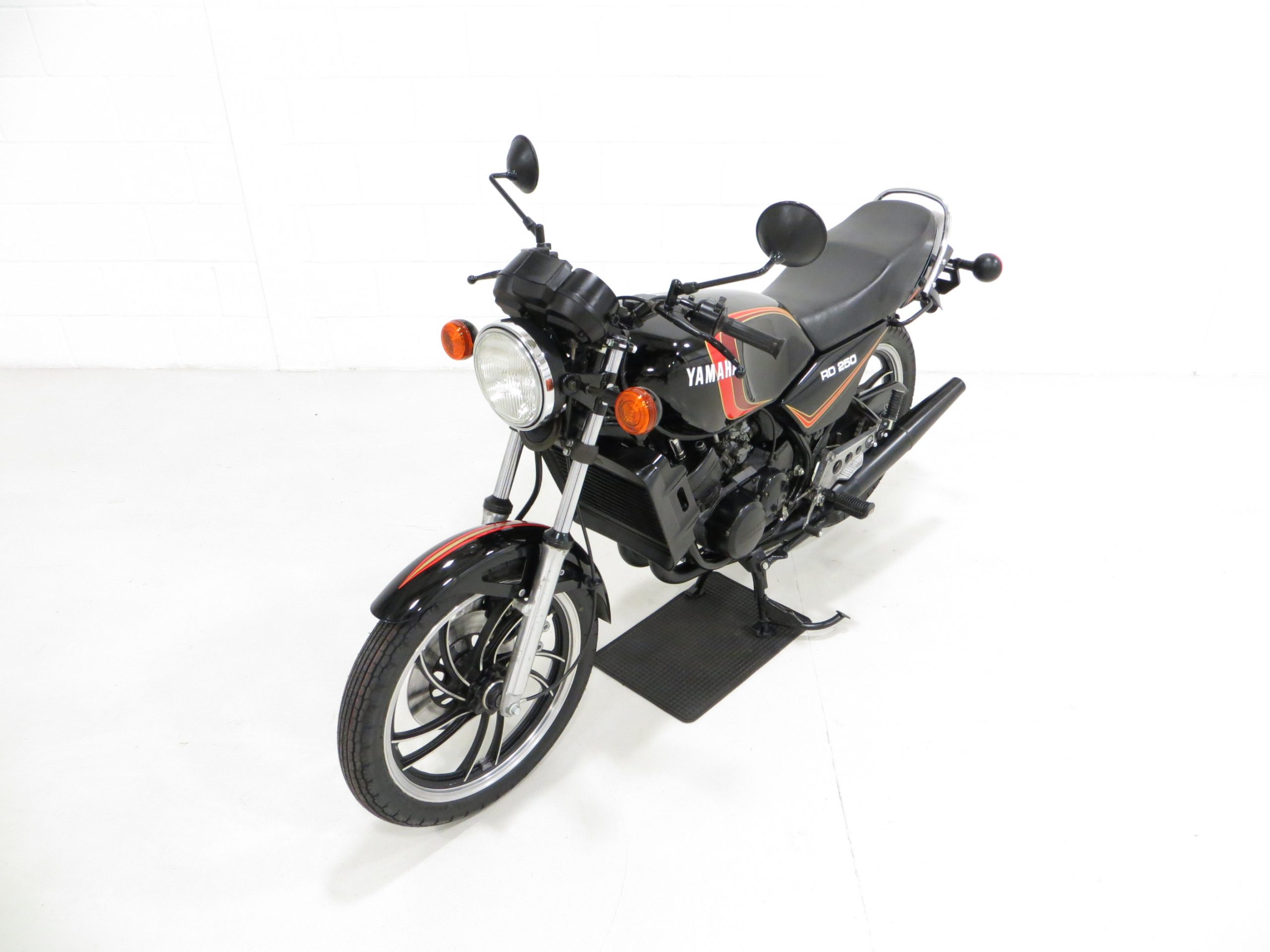 Yamaha RD250LC – KGF