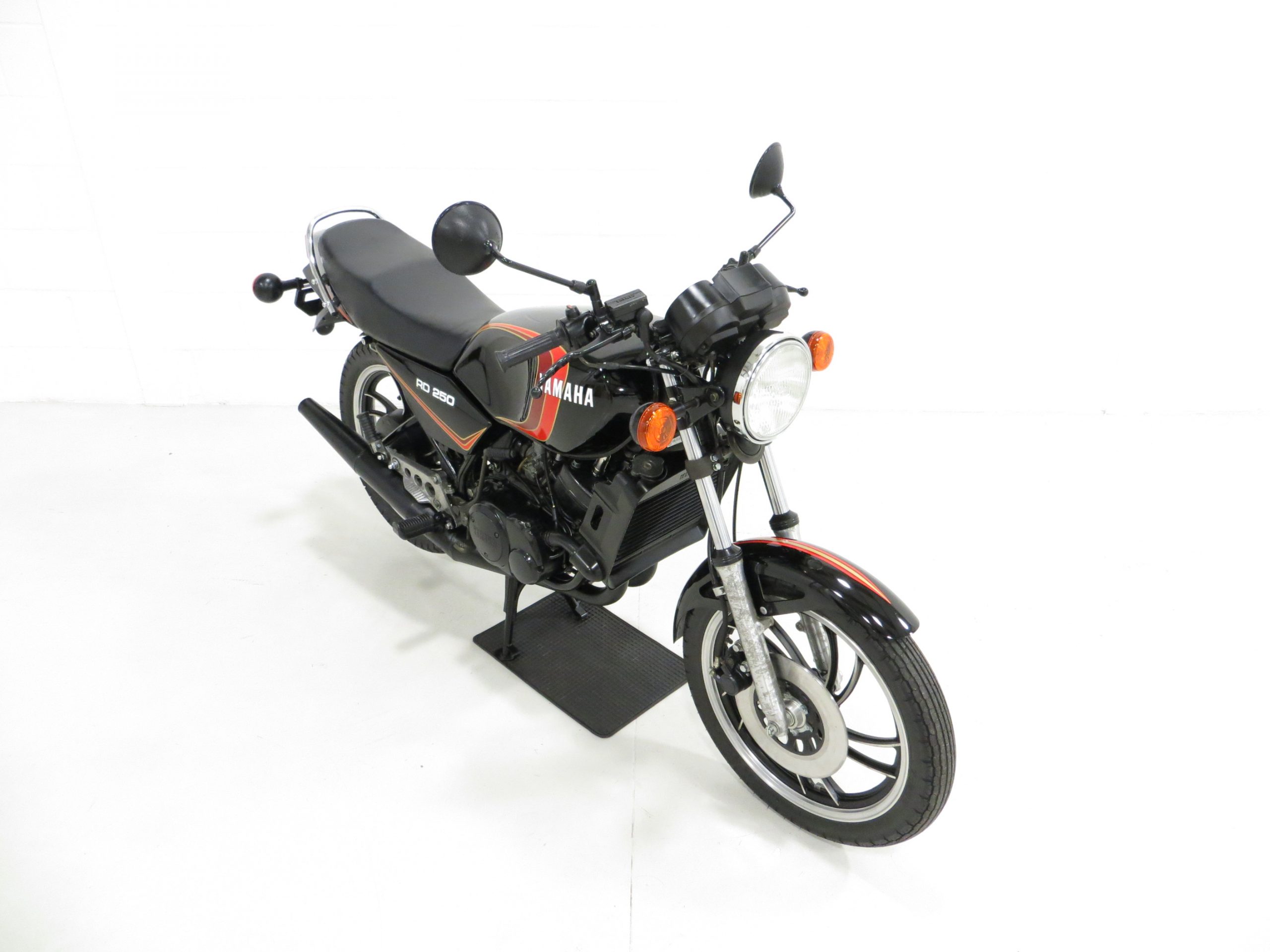 Yamaha RD250LC – KGF